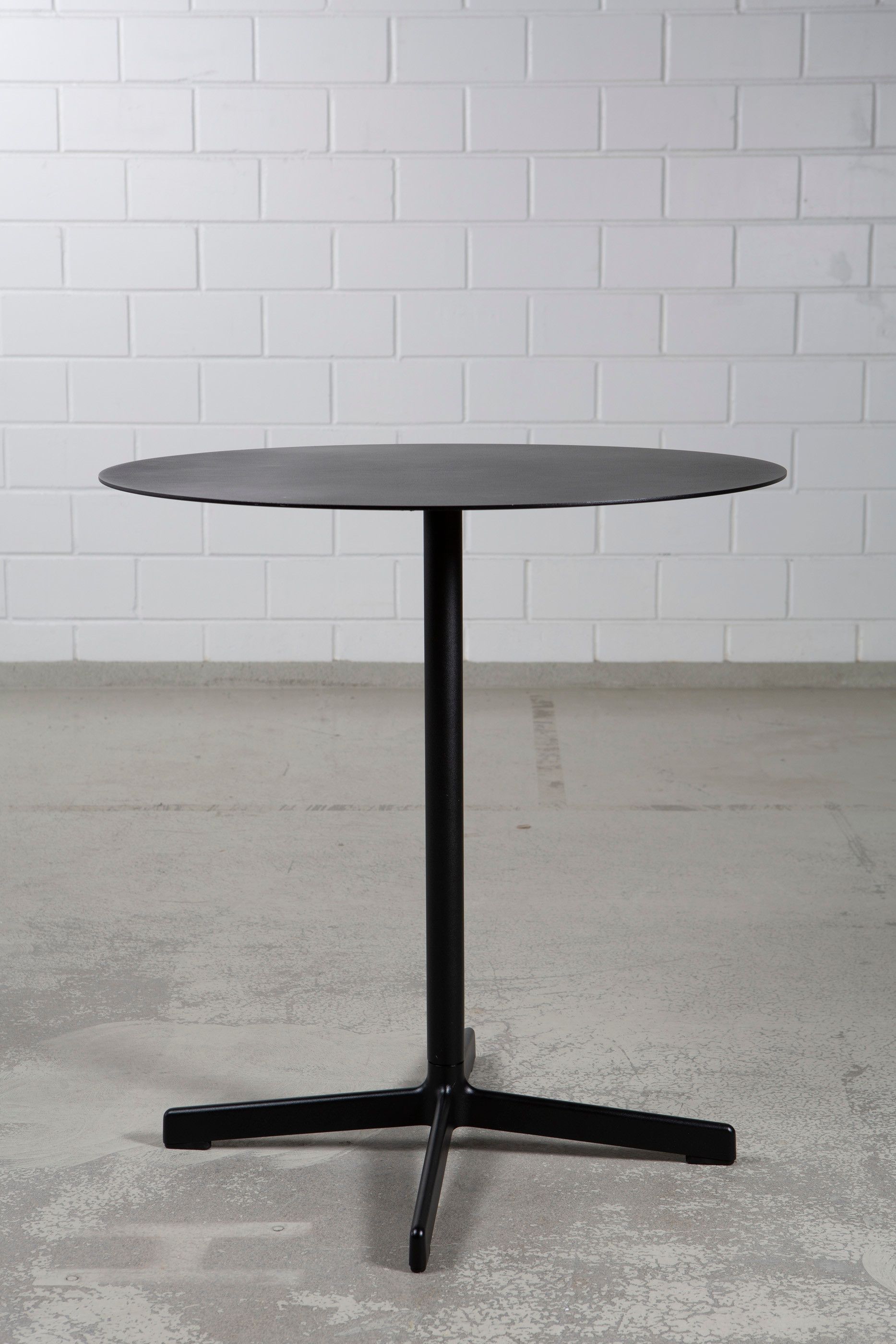 Neu table round, anthracite | Franckly