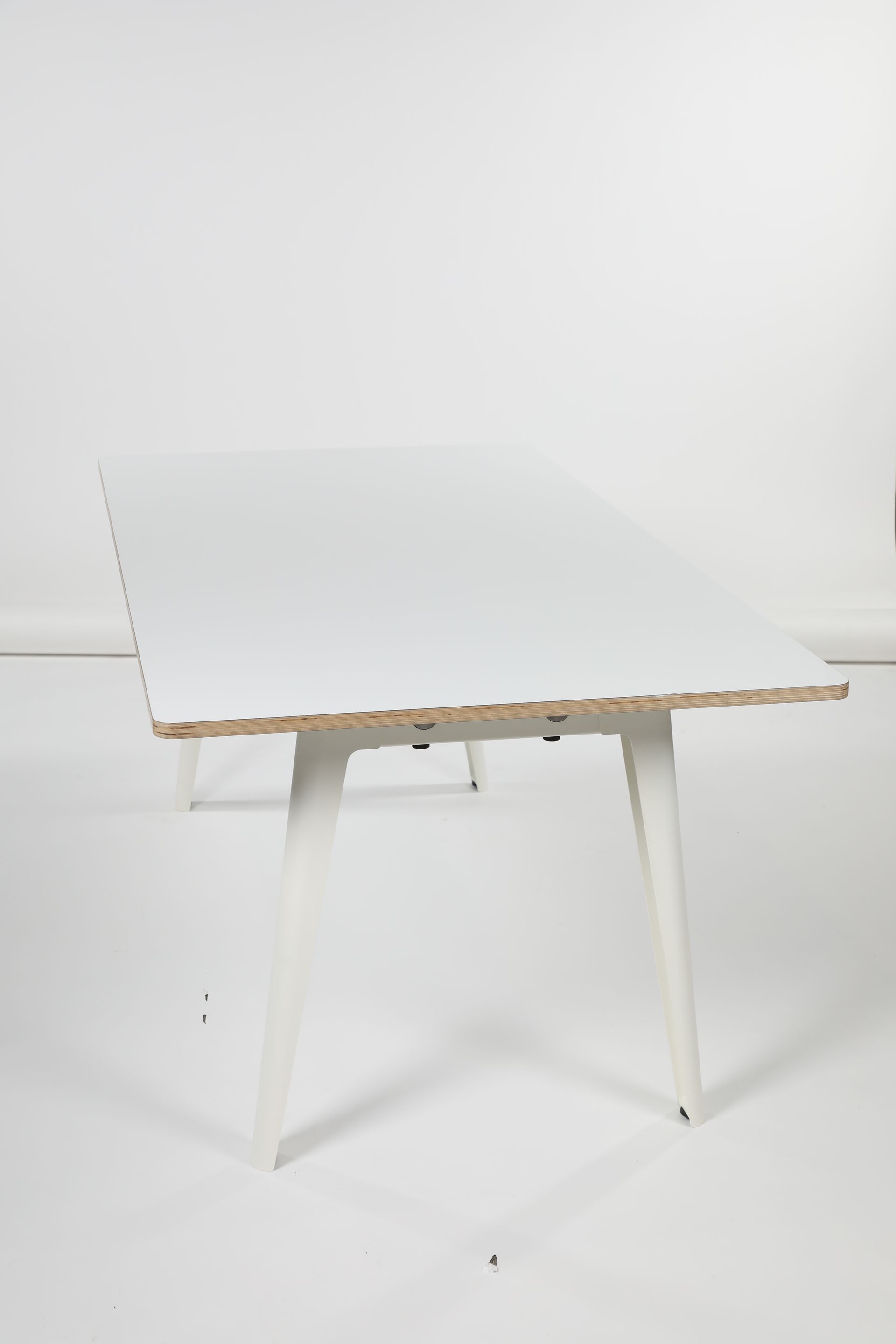 New Modern table 190 x 95 cm, white laminate - cloudy white | Franckly