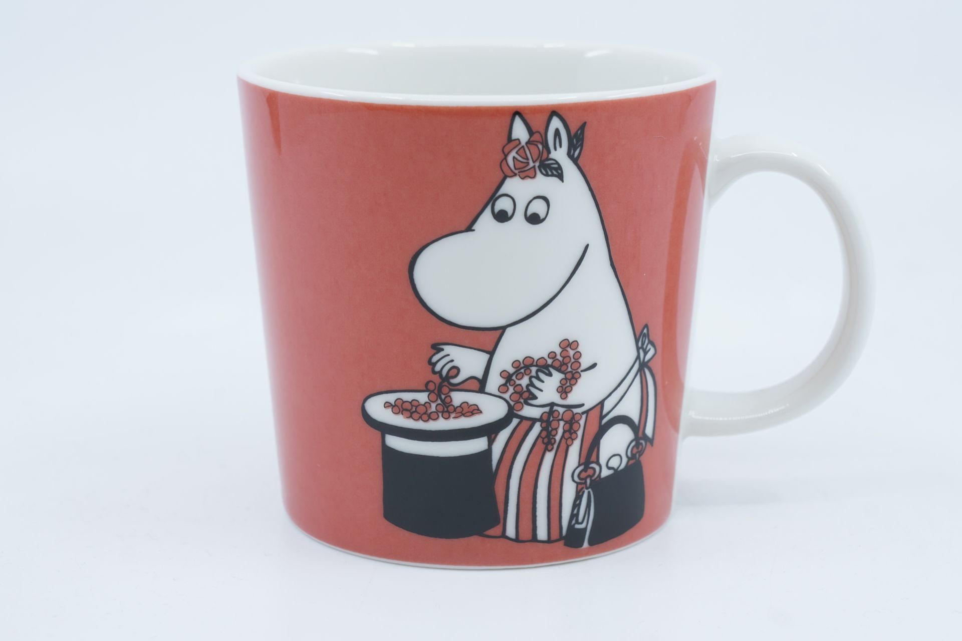 Moomin mug, Moominmamma & berries, red | Franckly