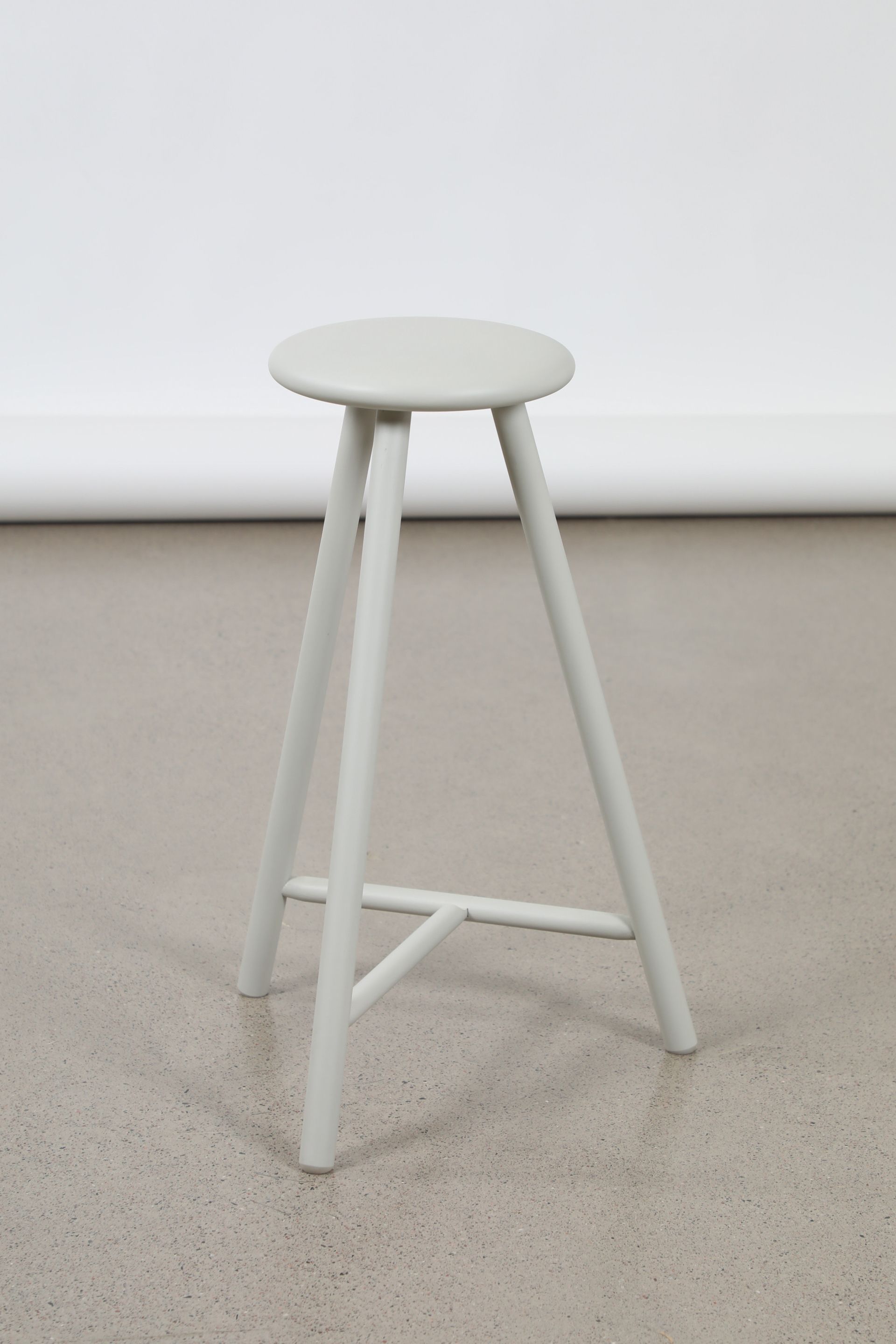 Perch bar stool 63 cm, grey | Franckly