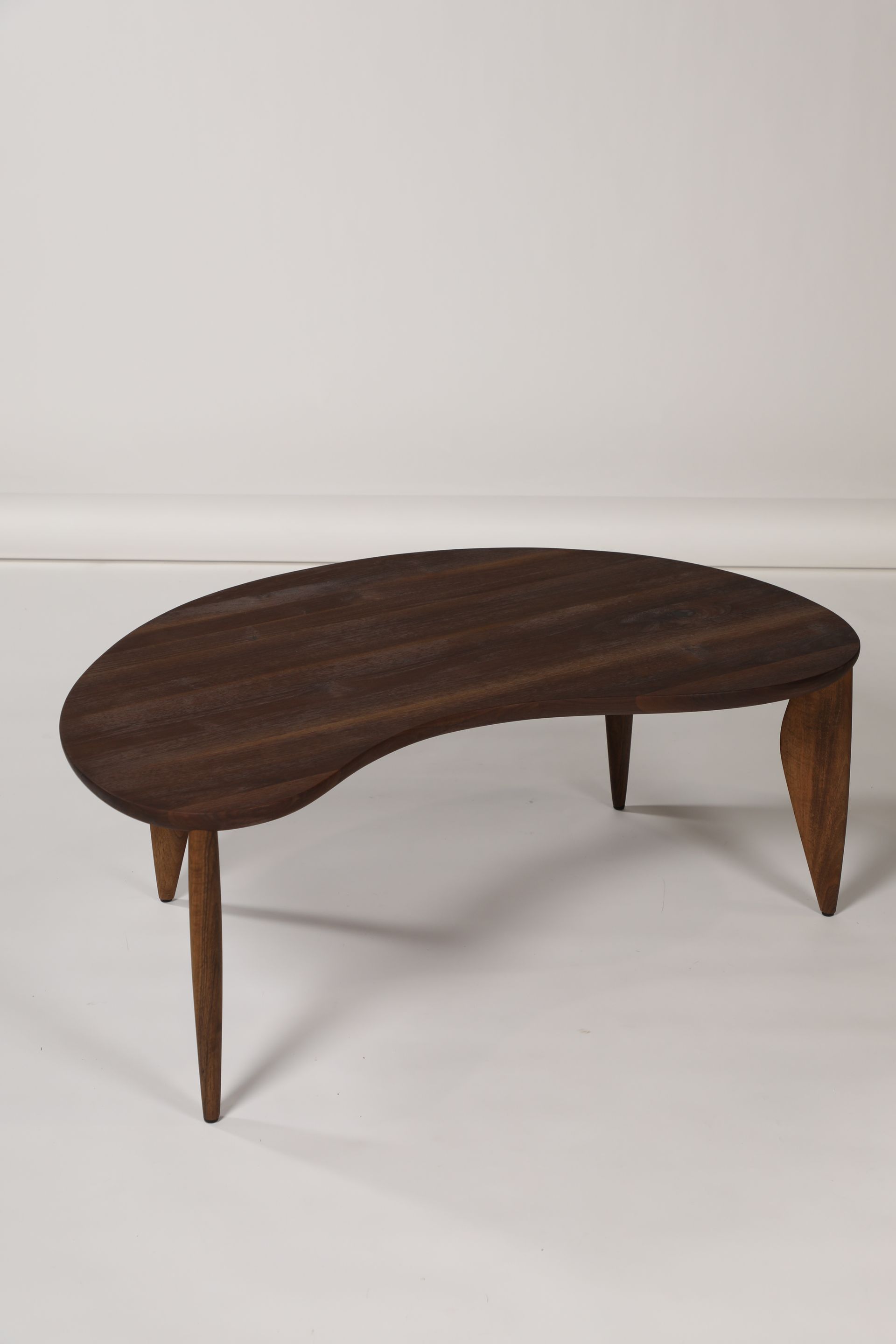 Feve coffee table, walnut | Franckly
