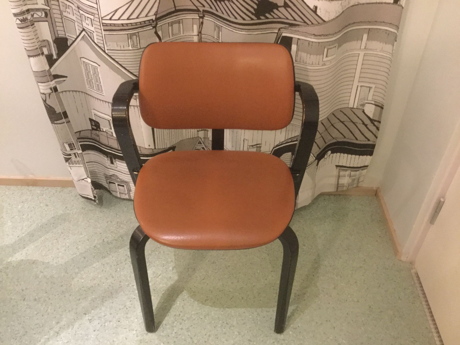 Aslak chair, black - brown leather | Franckly