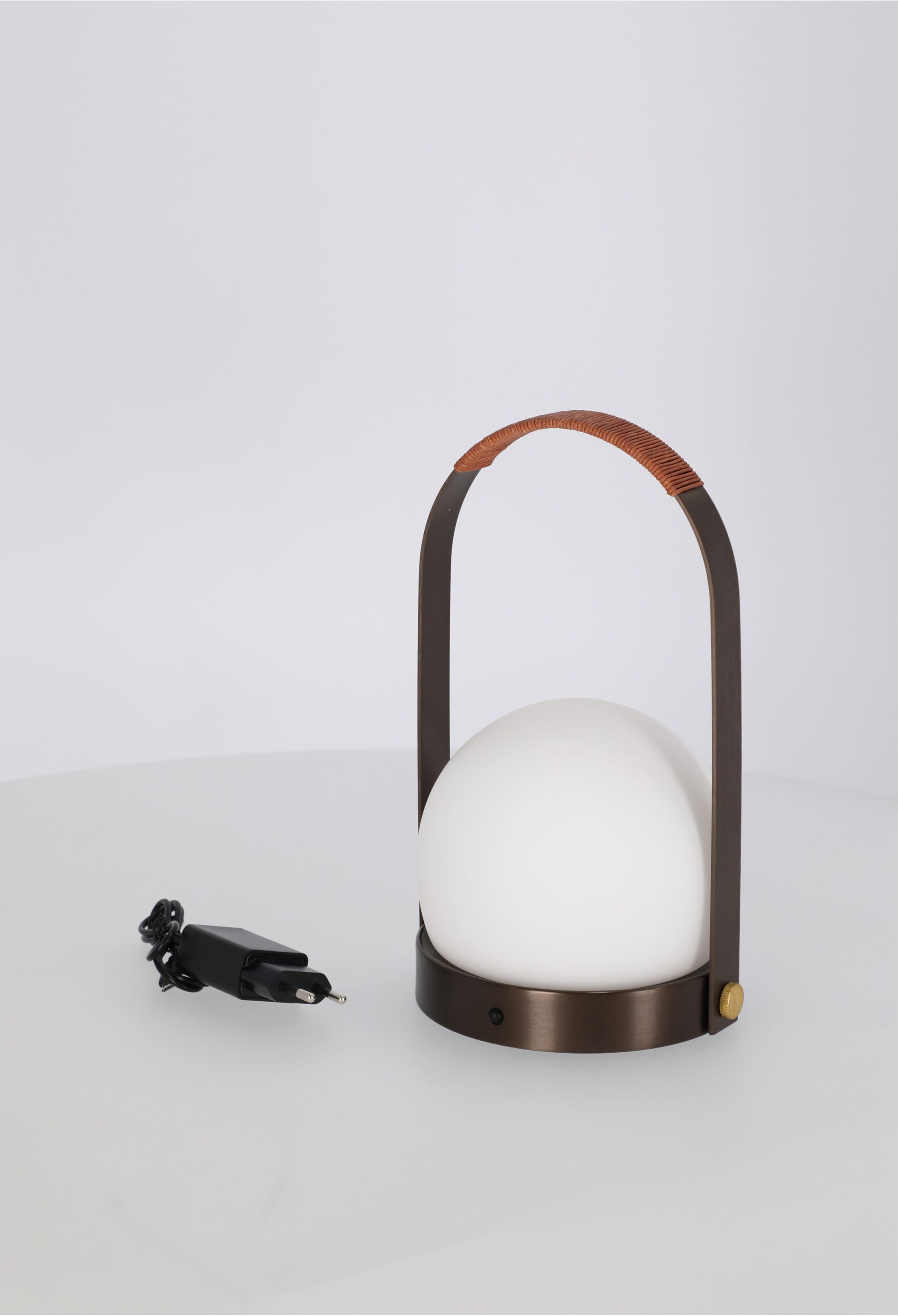 Carrie LED table lamp, bronzed brass - leather | Franckly