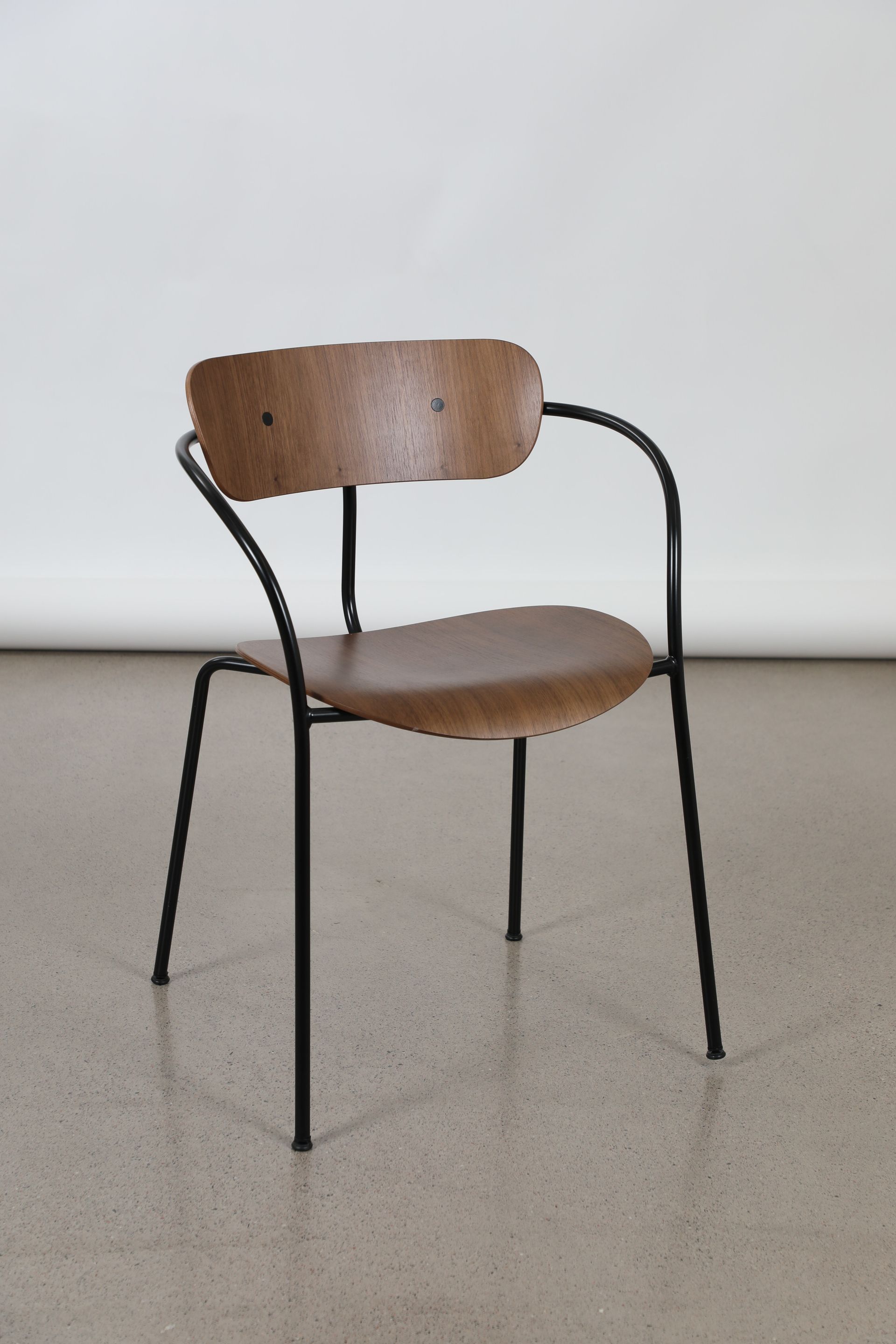 Pavilion AV2 chair, walnut | Franckly