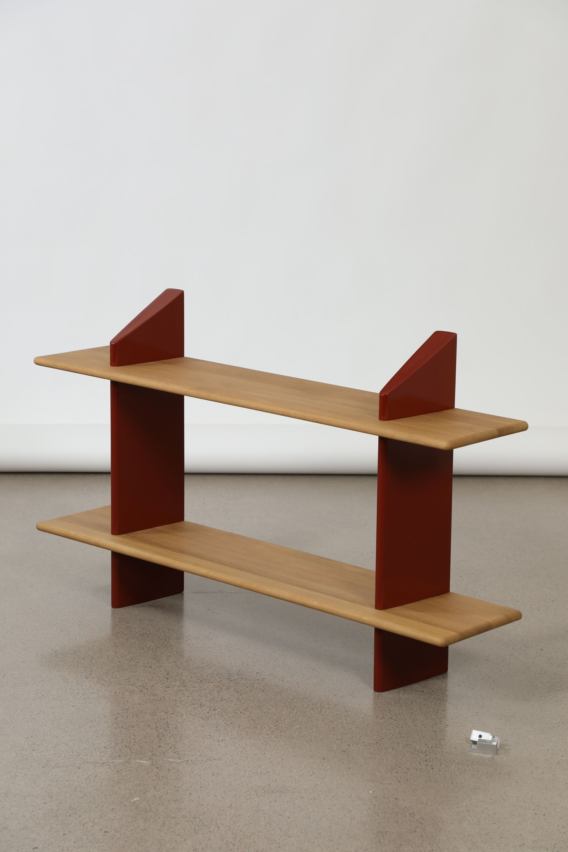 Rayonnage Mural shelf, Japanese red - oak | Franckly