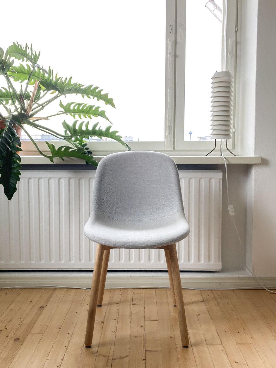 Neu 13 chair, fabric upholstery - ash | Franckly