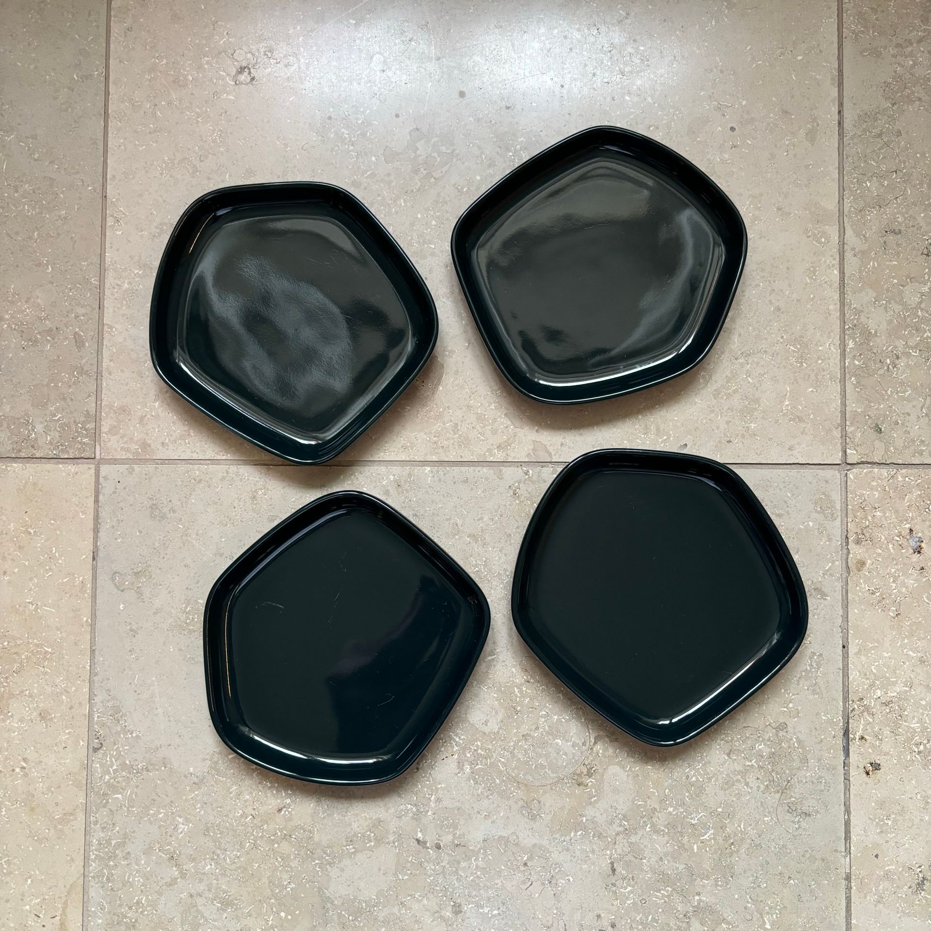 Iittala X Issey Miyake mini plate 11 x 11 cm, dark green | Franckly