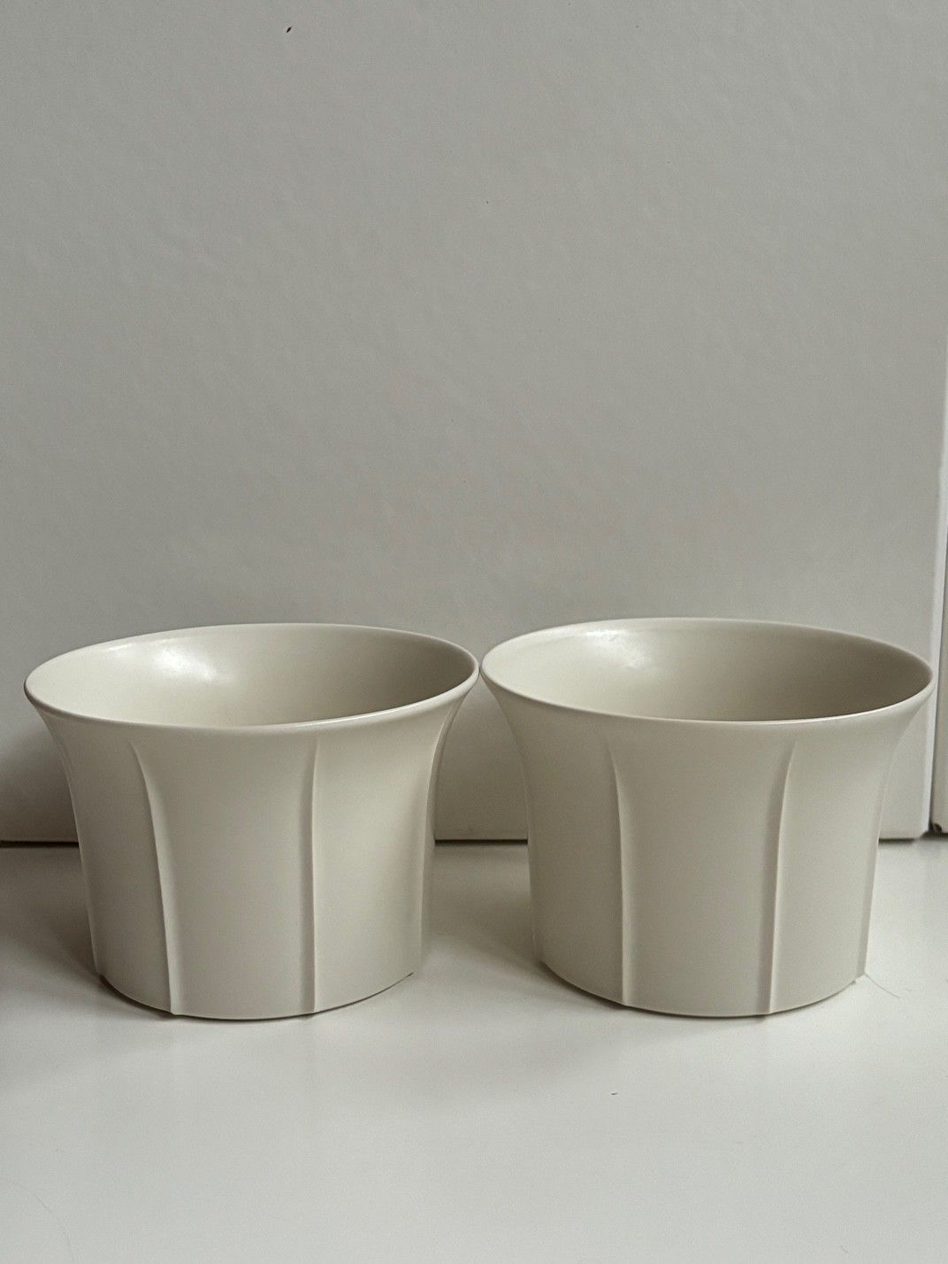 Flower pot Kaisla, Gunvor Olin-Grönqvist, Arabia, white | Franckly