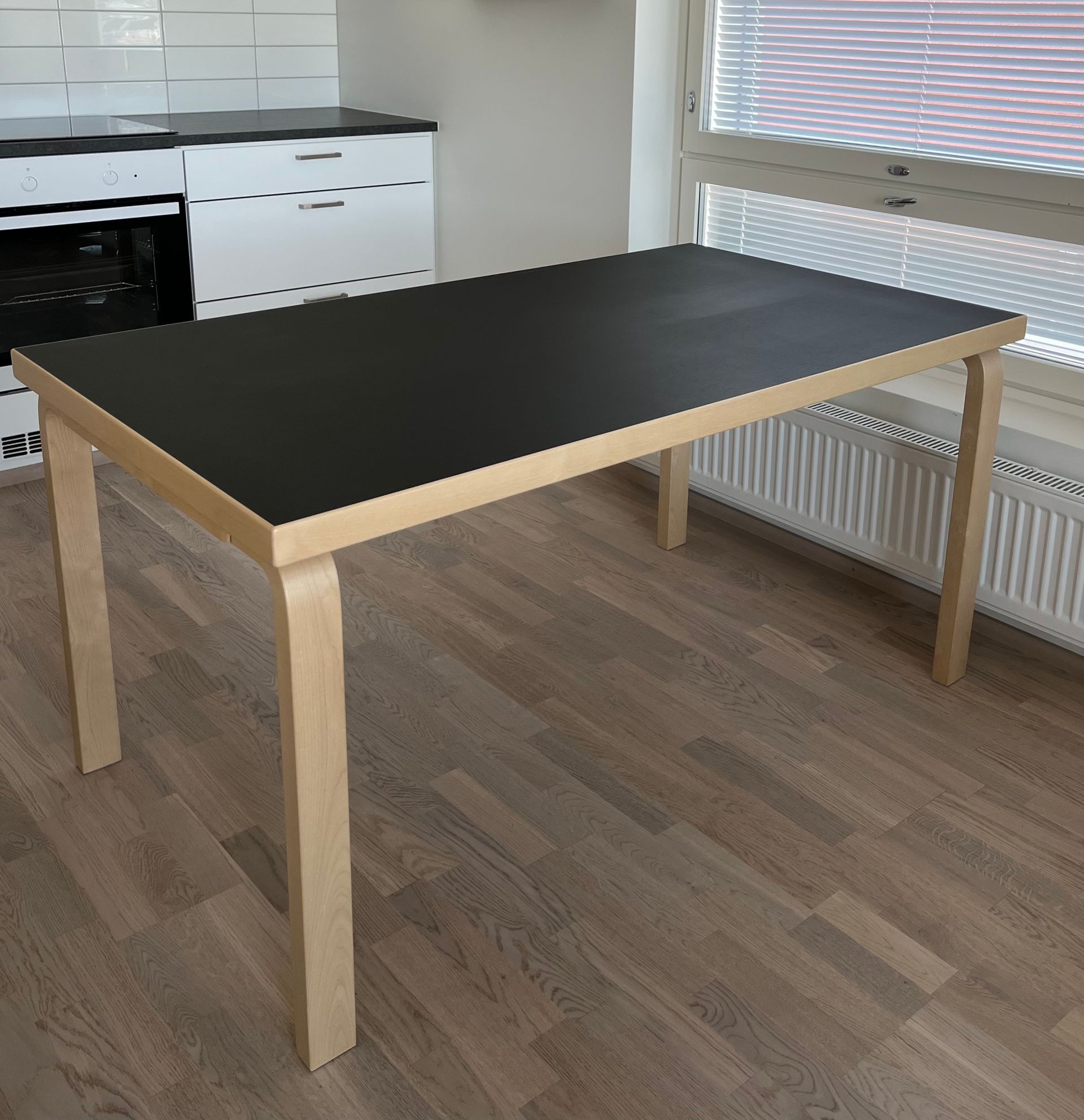 Aalto table 81A, birch - black | Franckly