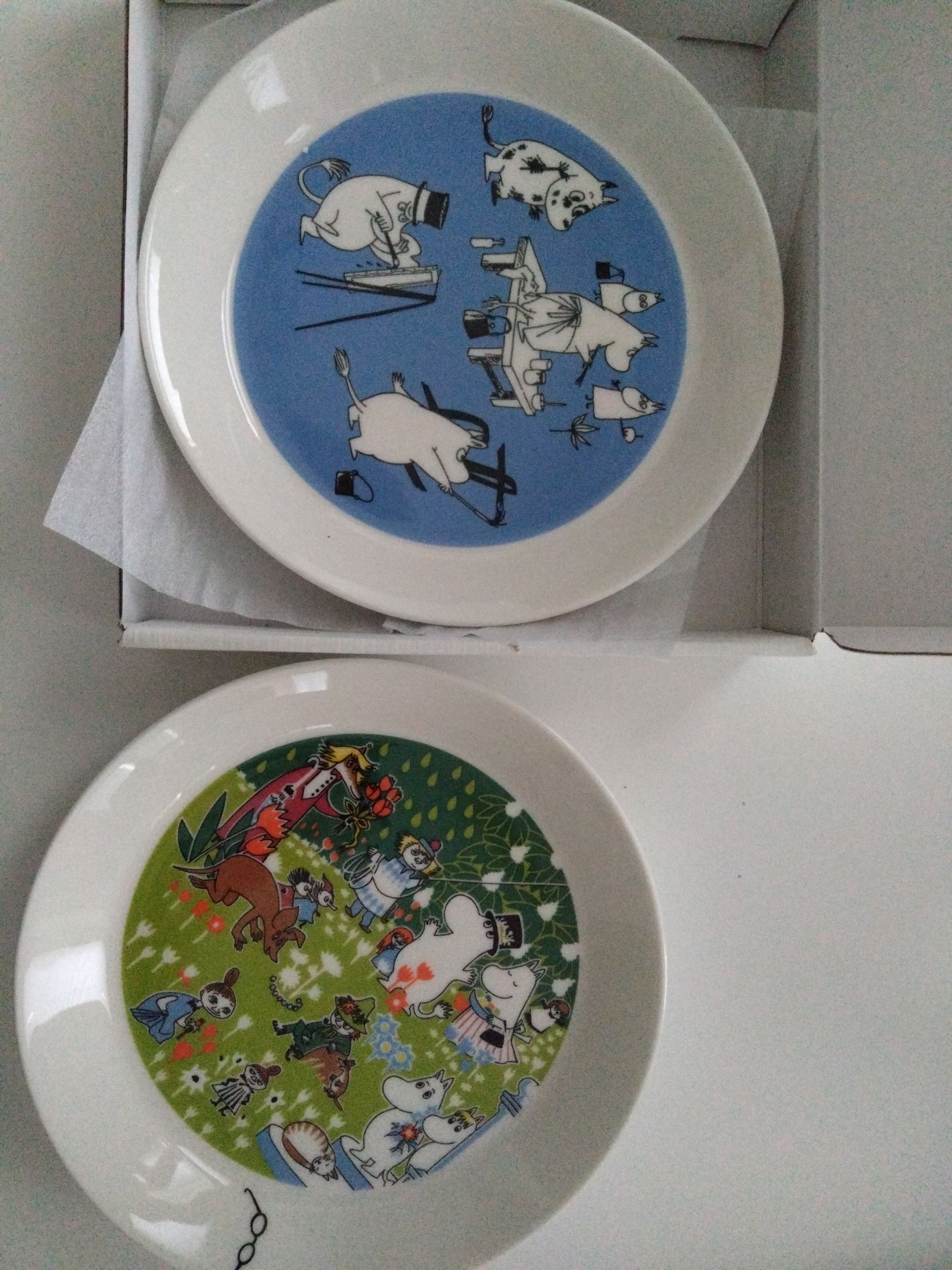 Moomin collectors plates 3/10, Painting Moomins and Tove's party | Franckly
