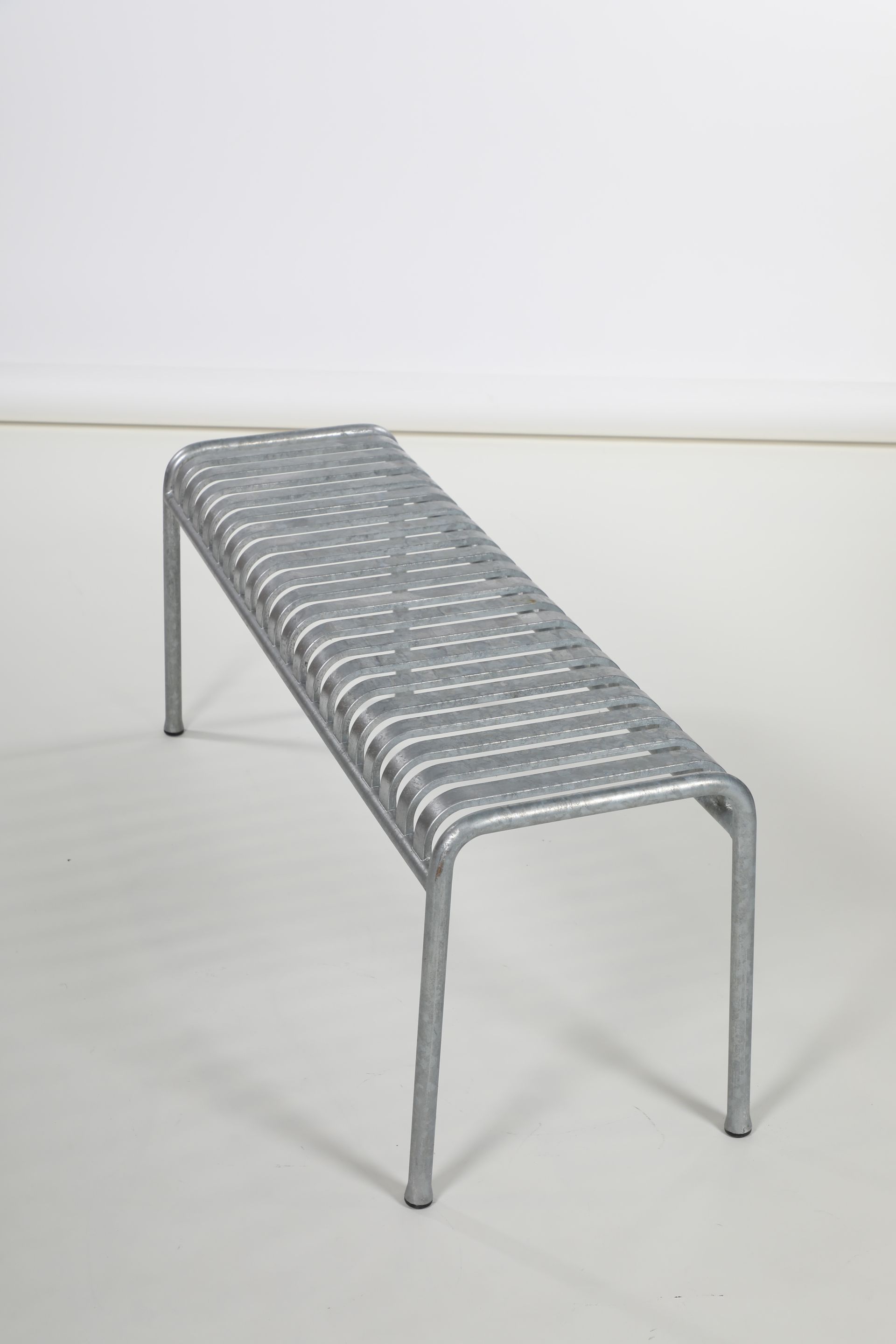 Palissade bench, hot galvanised | Franckly