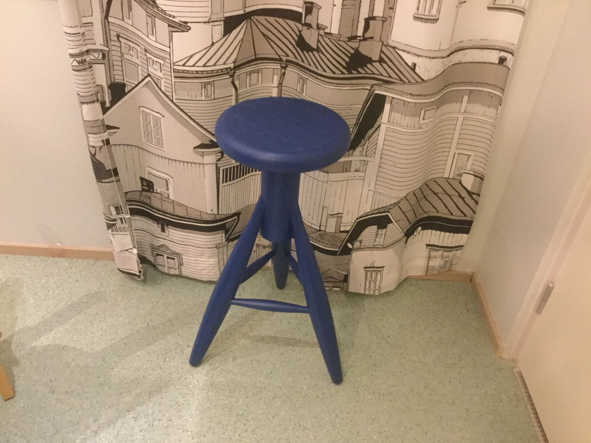 Rocket bar stool, moody blue | Franckly