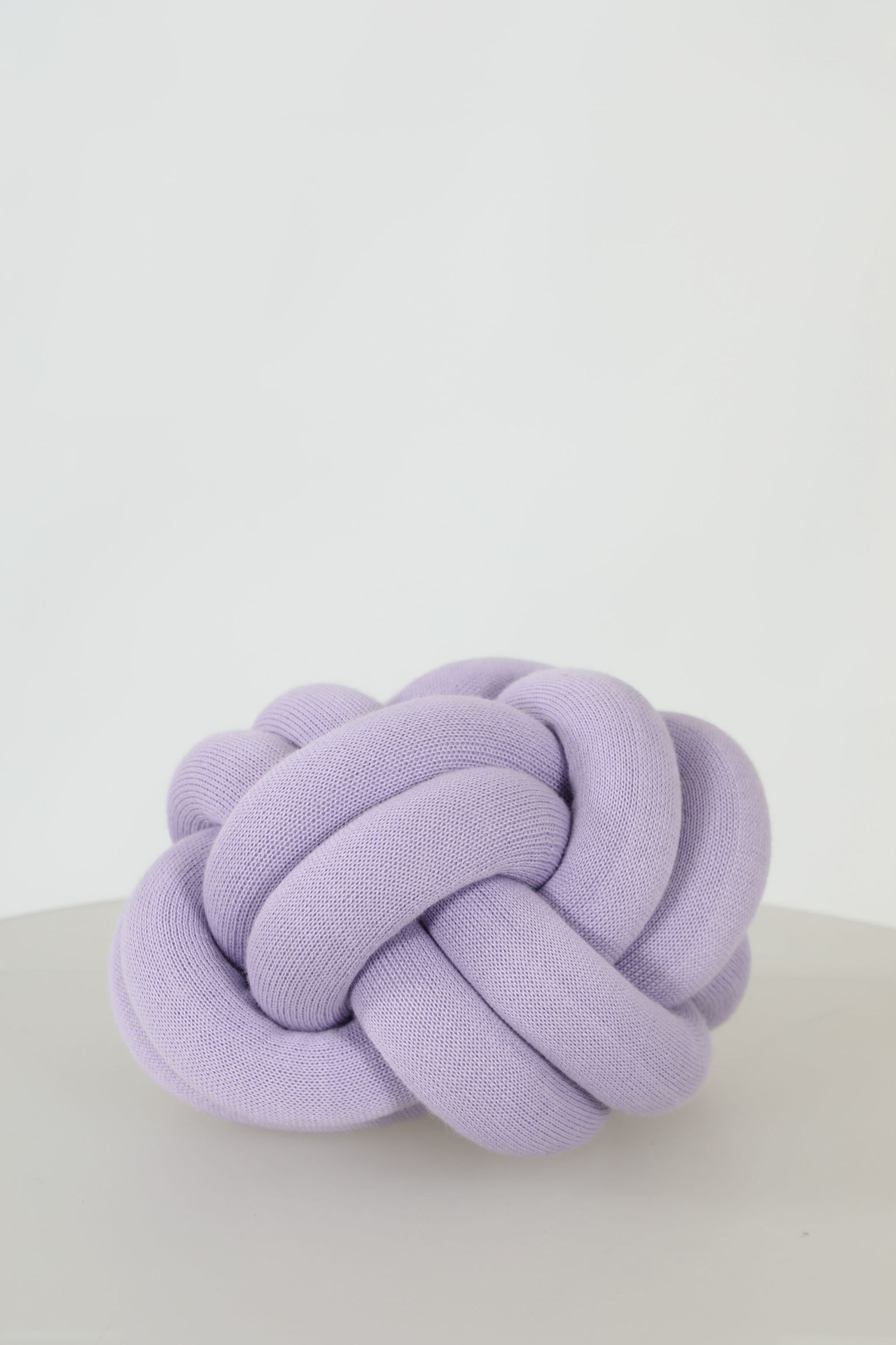 Knot cushion, lilac | Franckly