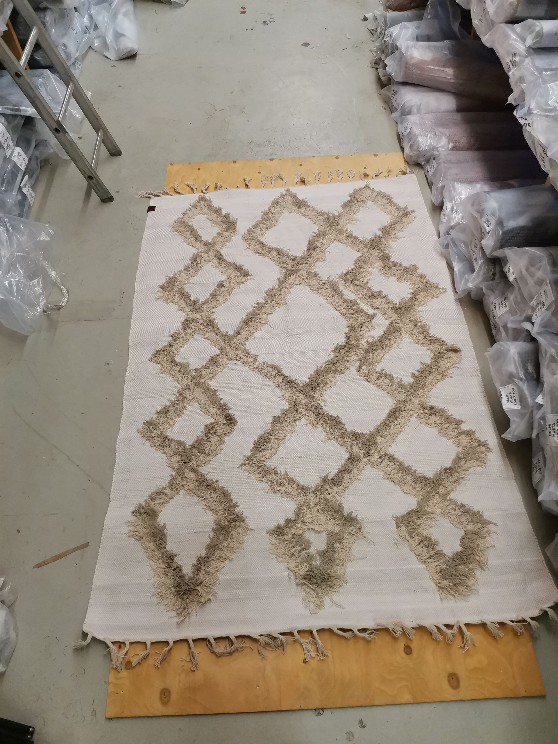 Tie rug 140 x 200 cm, grey | Franckly