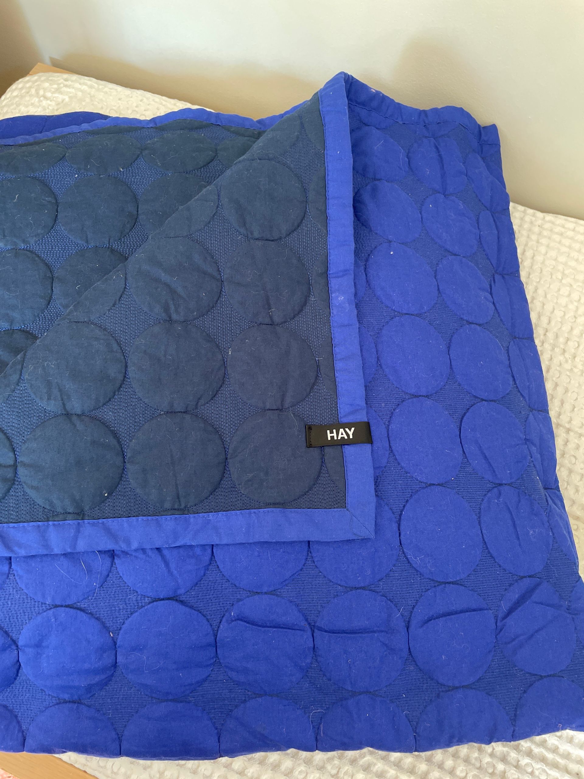 Mega Dot bed cover, blue | Franckly