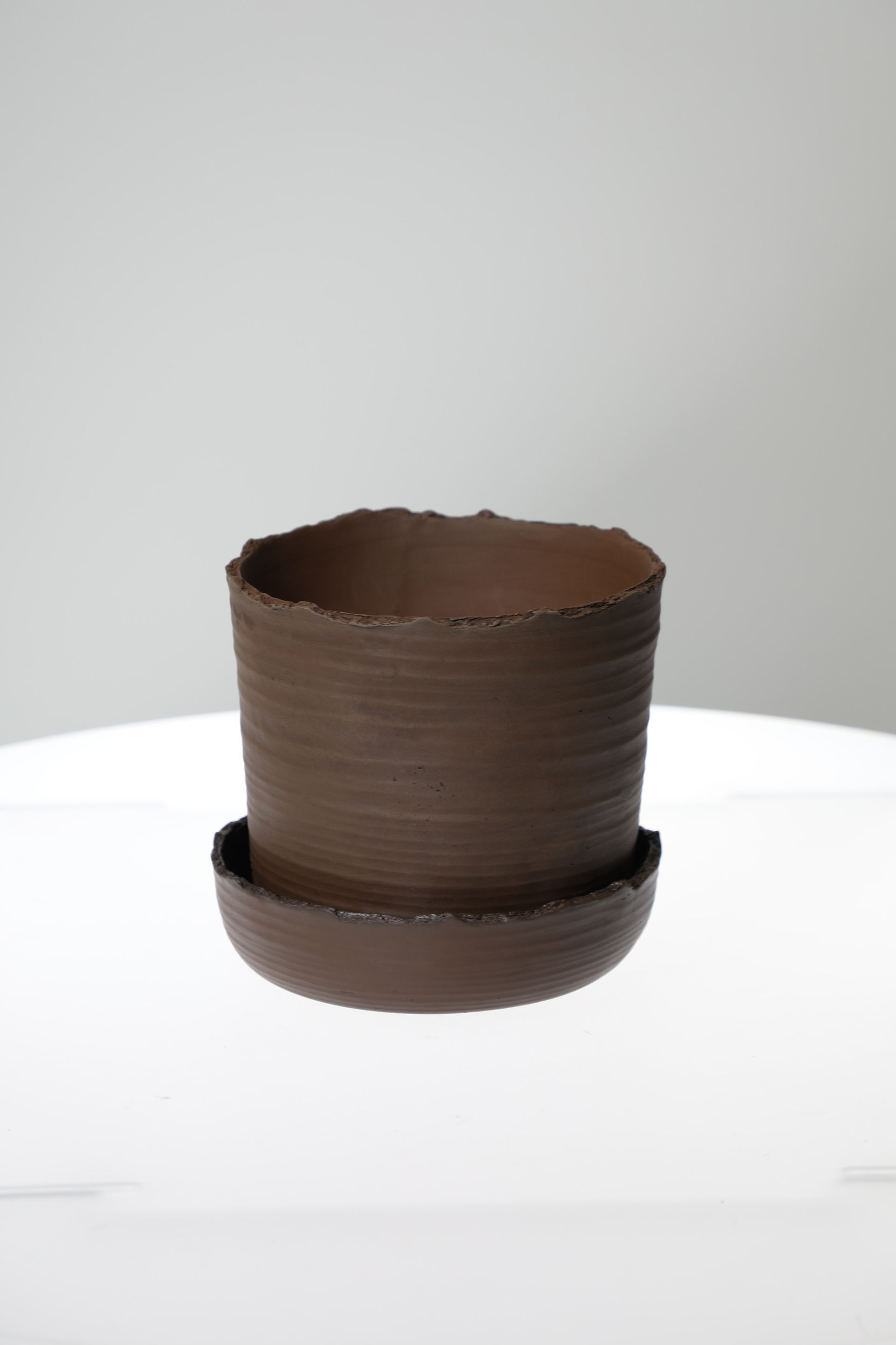 Soil pot with saucer, M, brown | Franckly