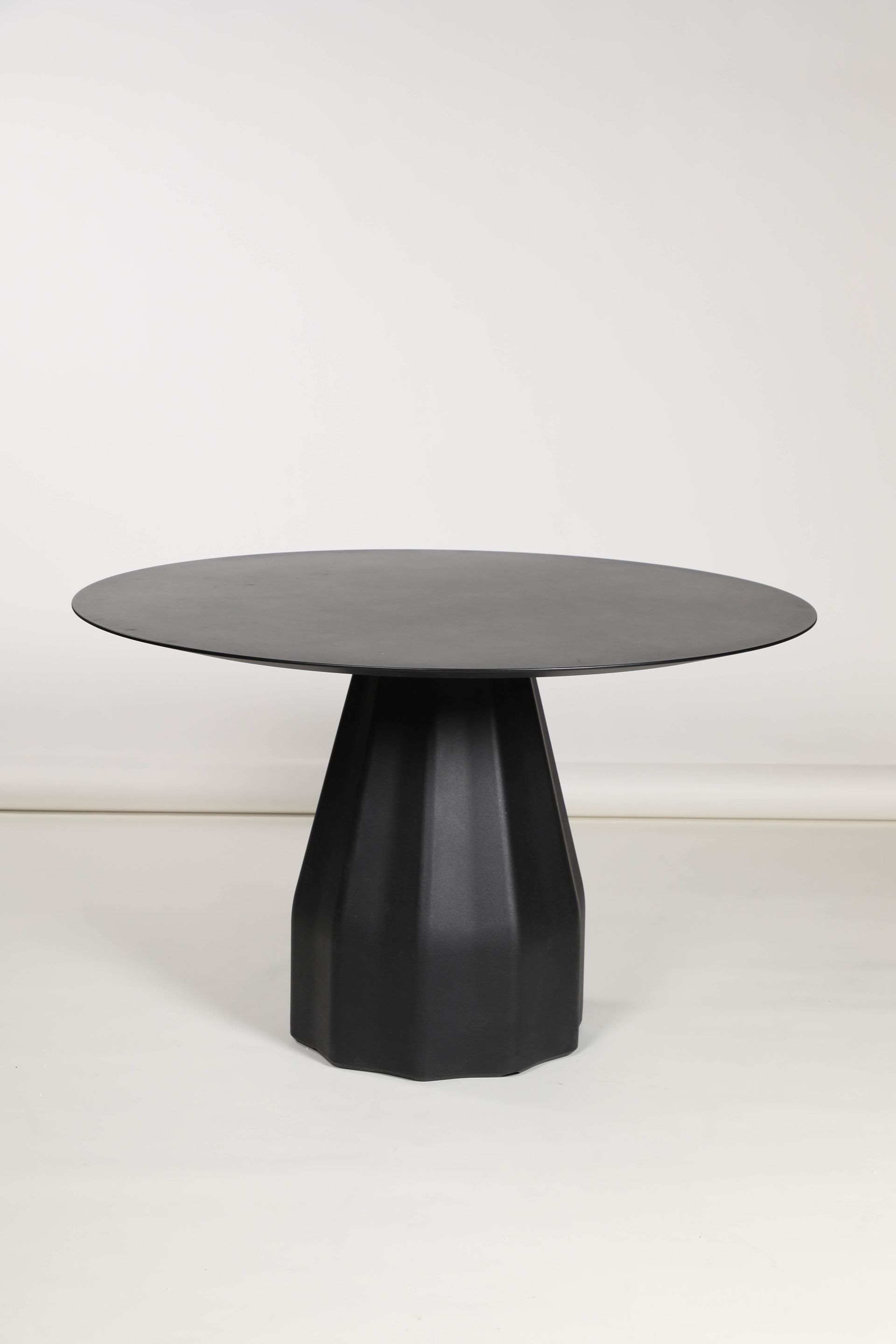 Burin table, 120 cm, black - lacquered black | Franckly Burin table, 120 cm, black - lacquered black | Franckly