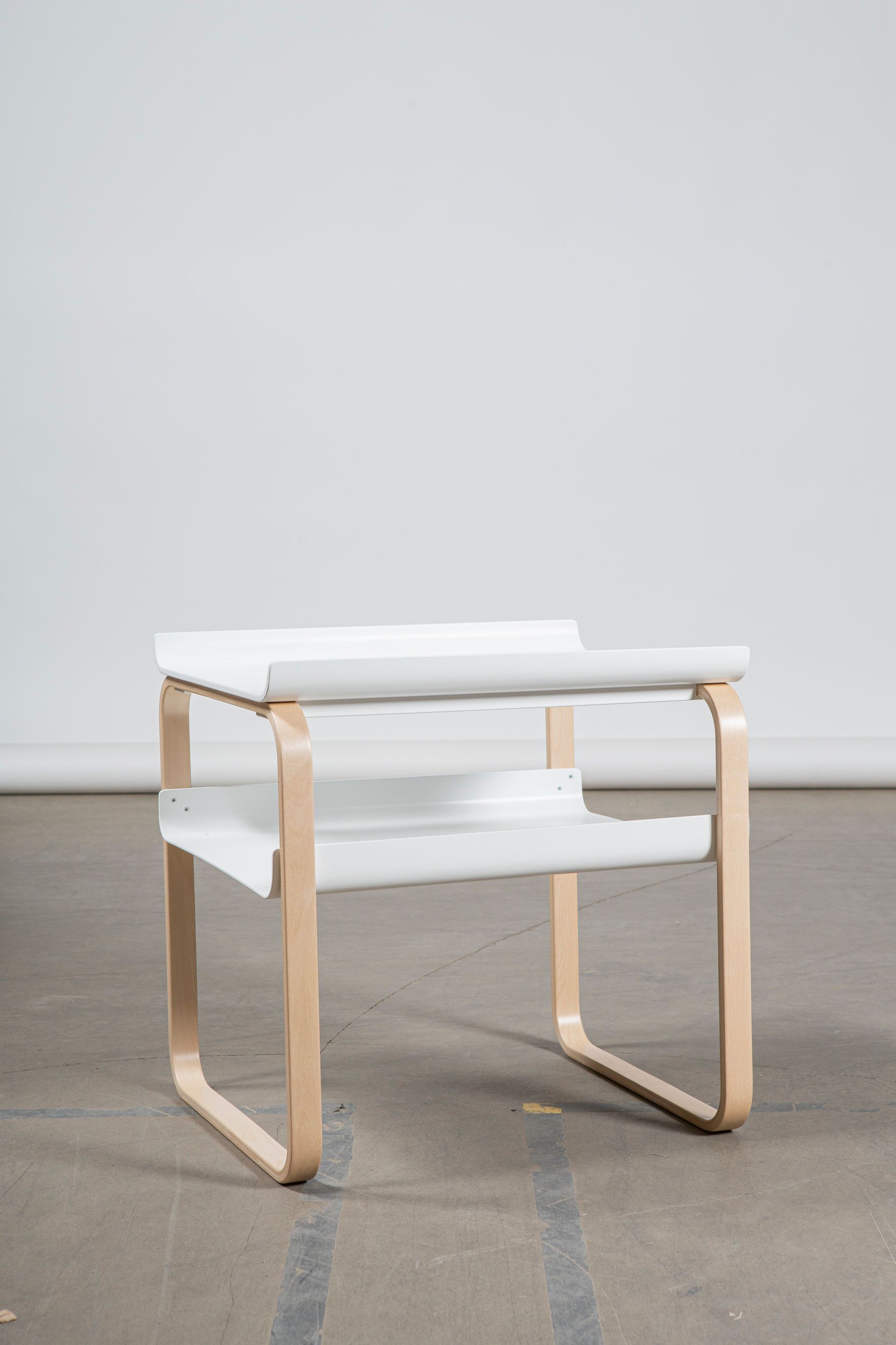 Aalto side table 915, white - birch | Franckly