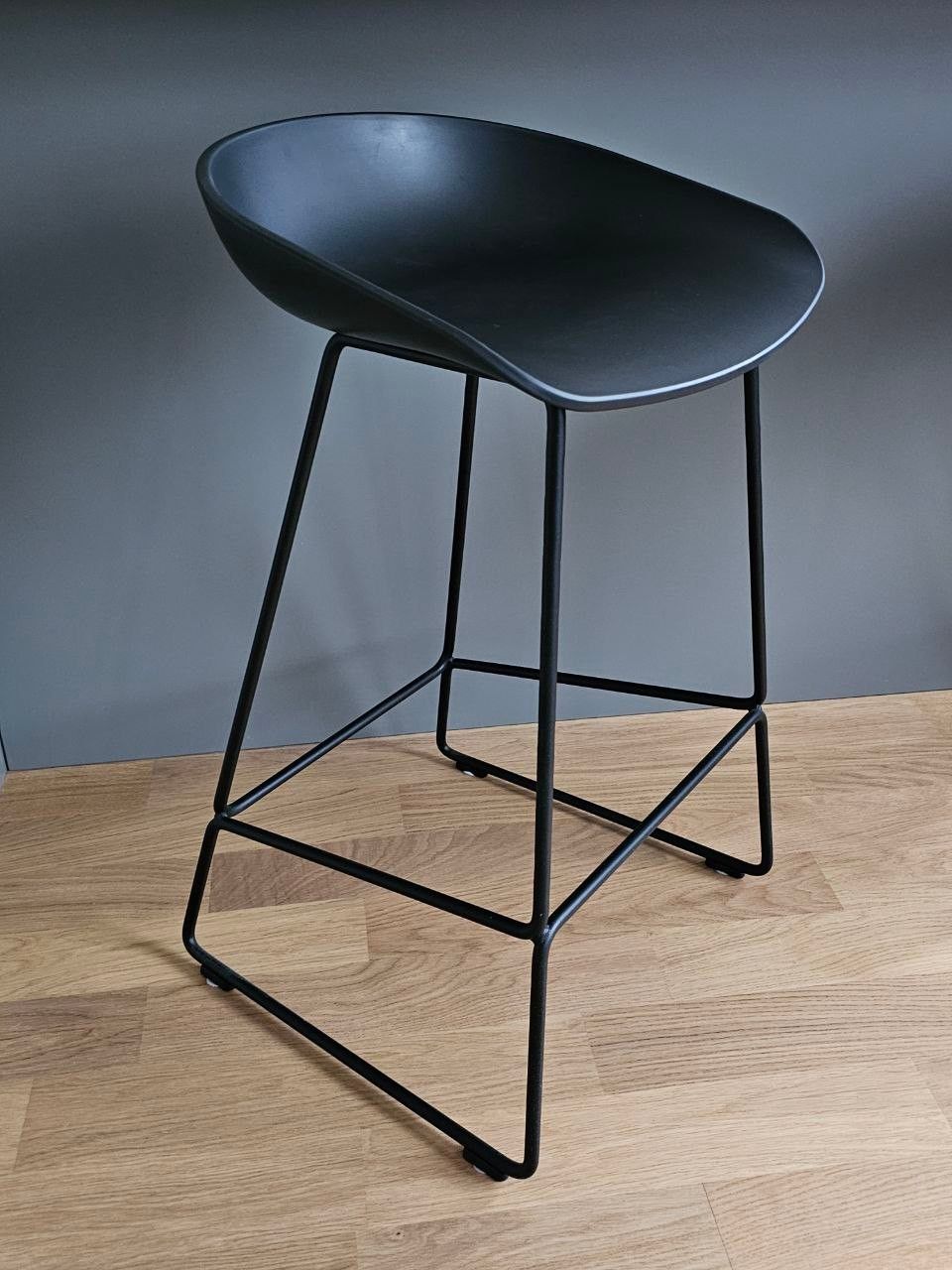 About A Stool AAS38, black | Franckly