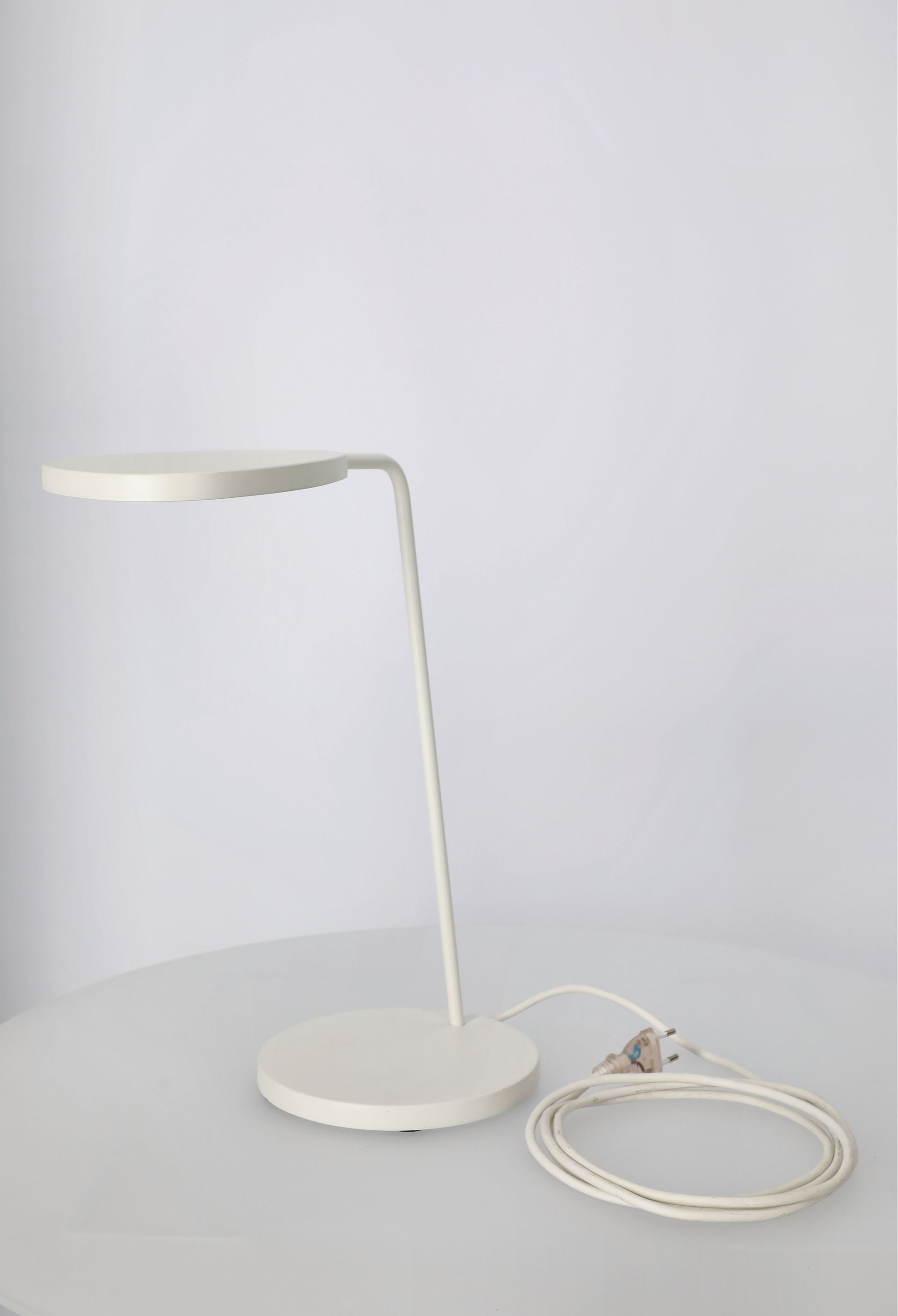 Leaf table lamp, white | Franckly