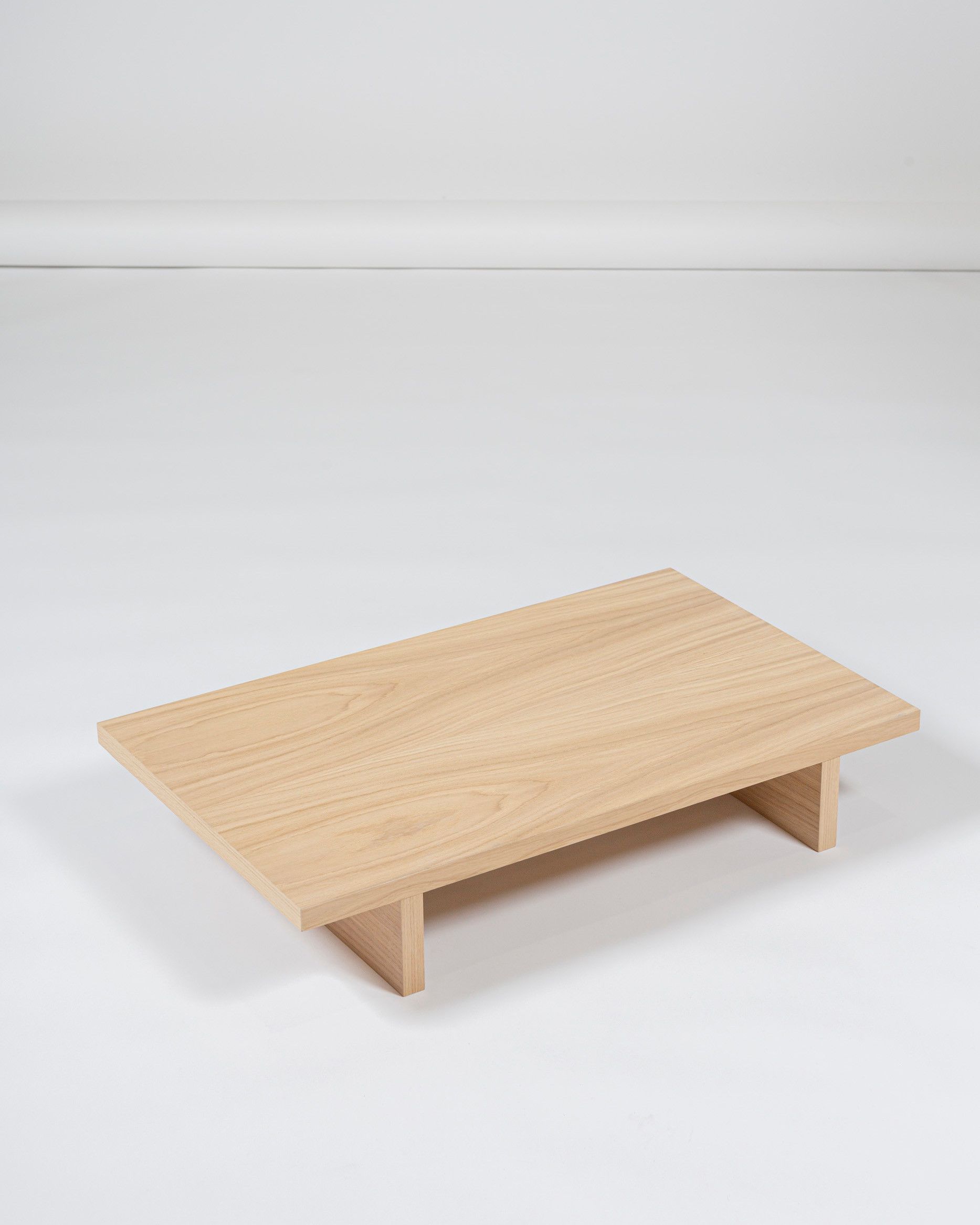 Kona table, low, oak | Franckly
