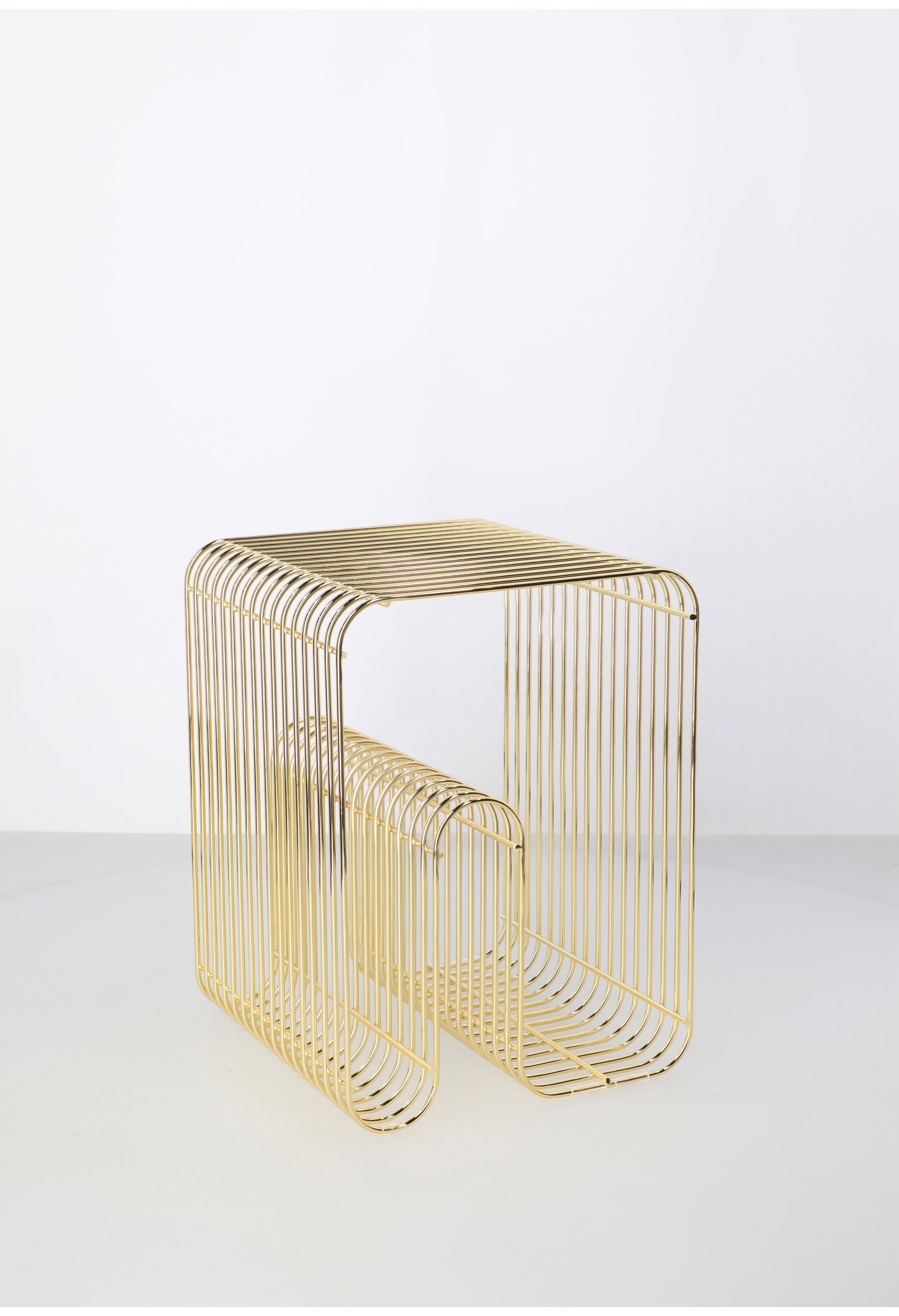 Curva stool, gold | Franckly
