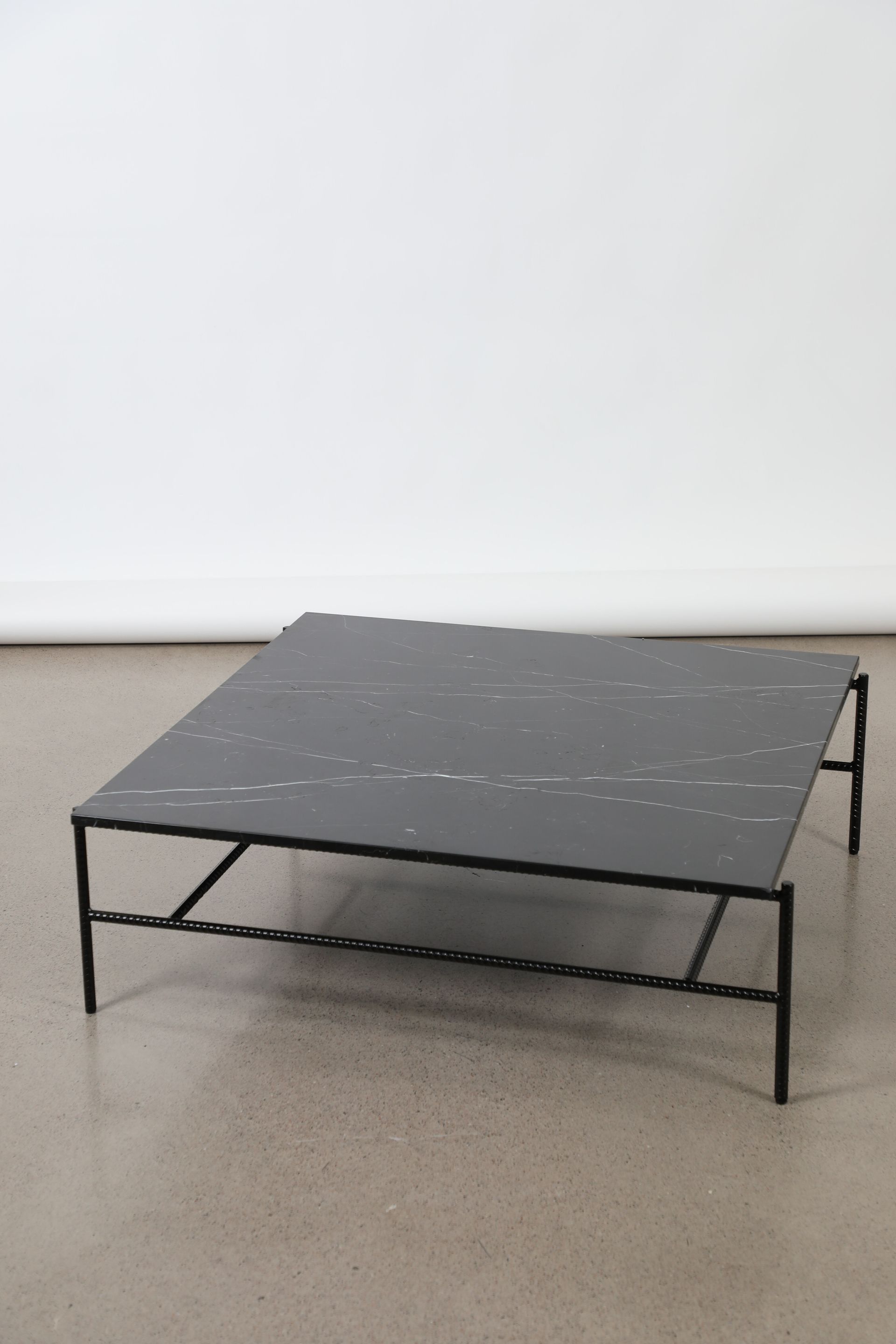 Rebar coffee table, 100 x 104 cm, black - black marble | Franckly