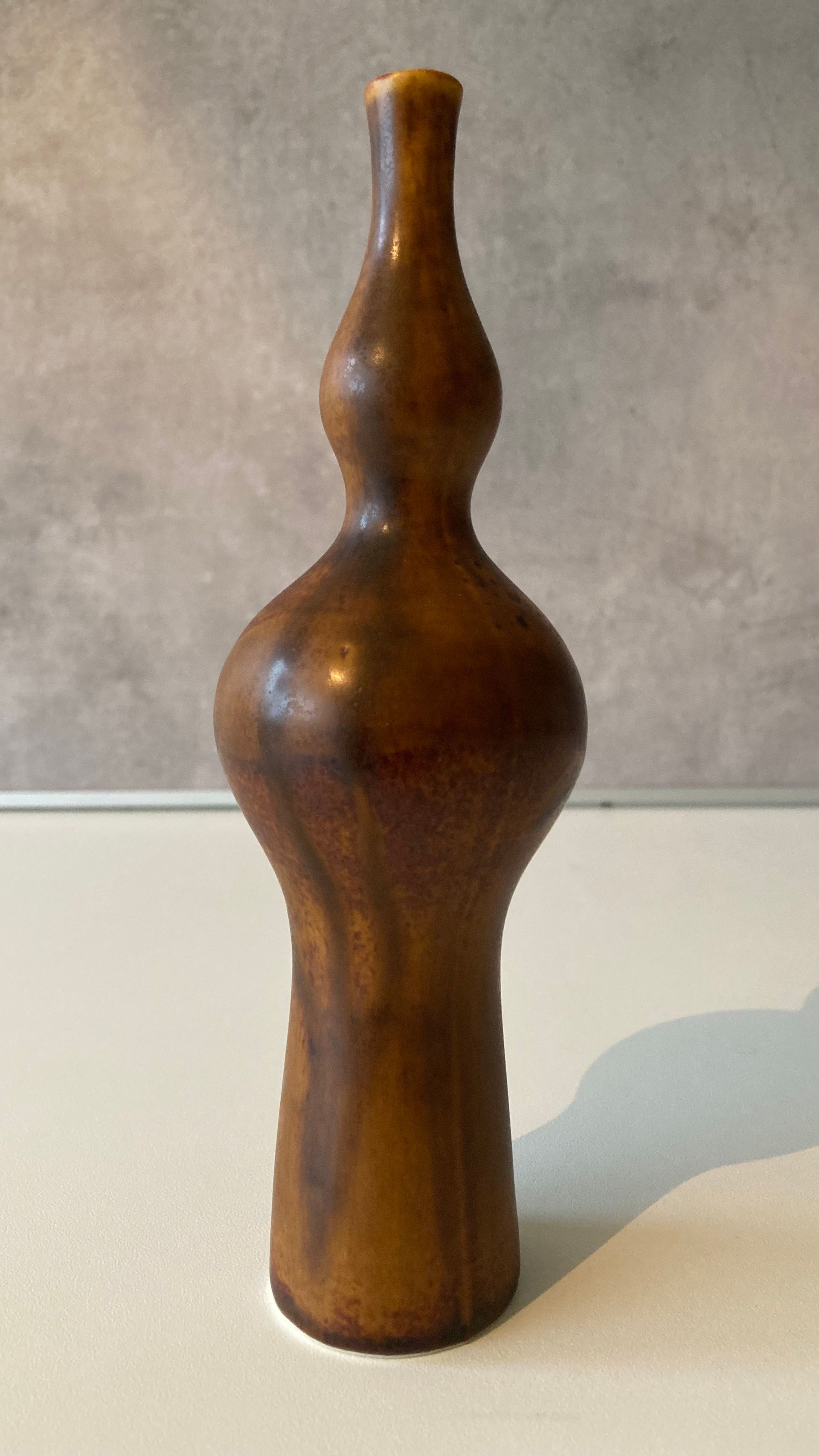 Annikki Hovisaari vase, brown | Franckly