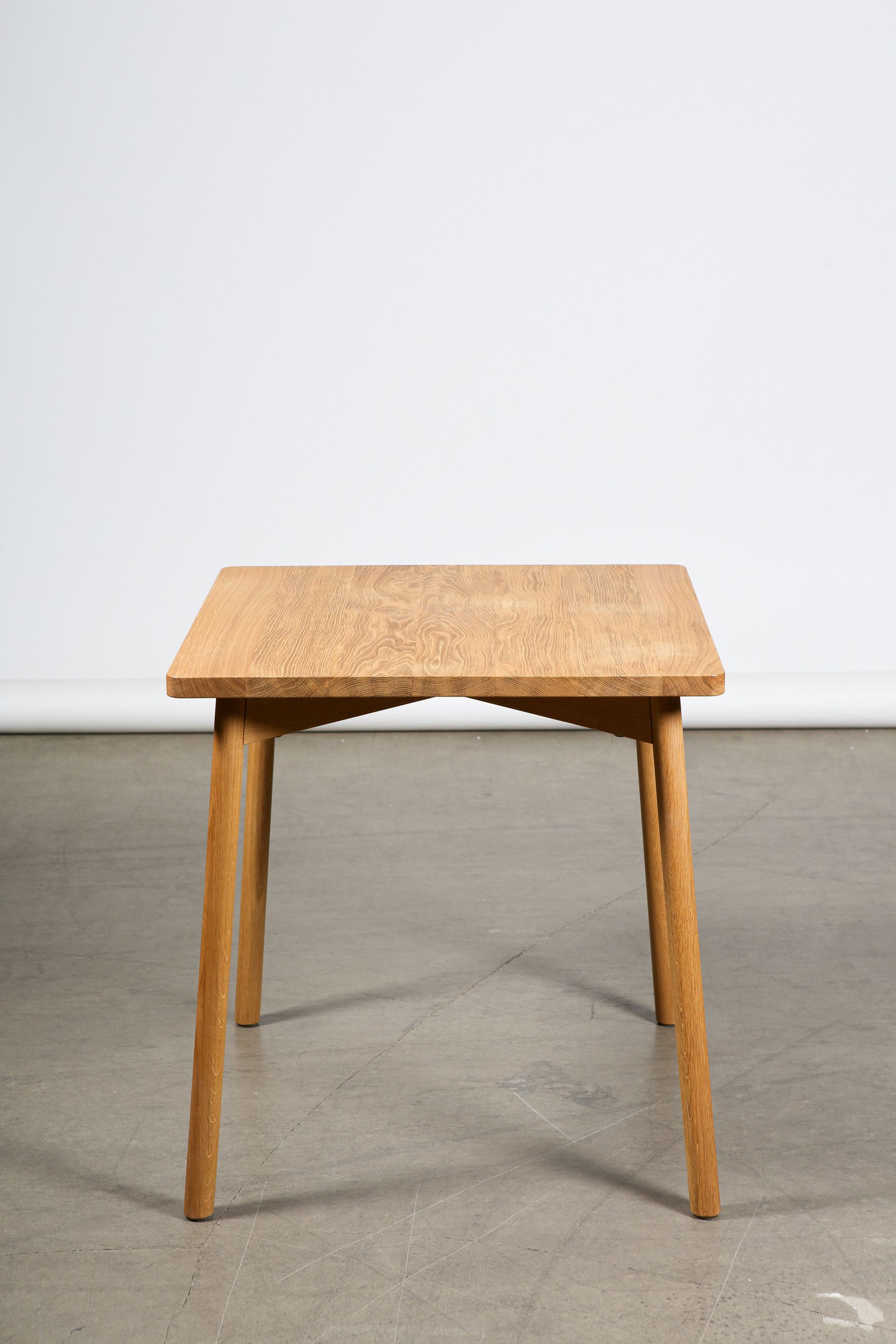 Skandi table, 70 x 70 cm, oak | Franckly