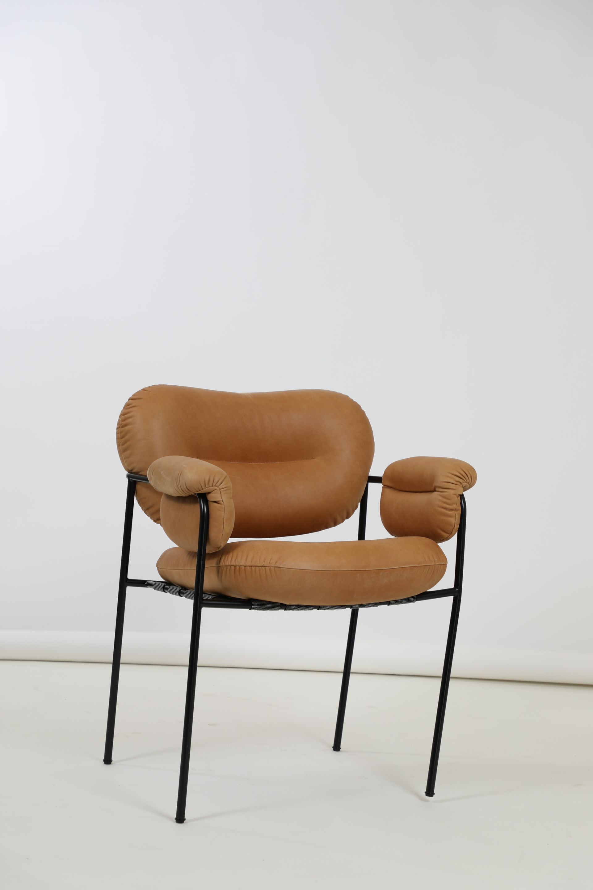 Bollo chair, cognac leather - black | Franckly