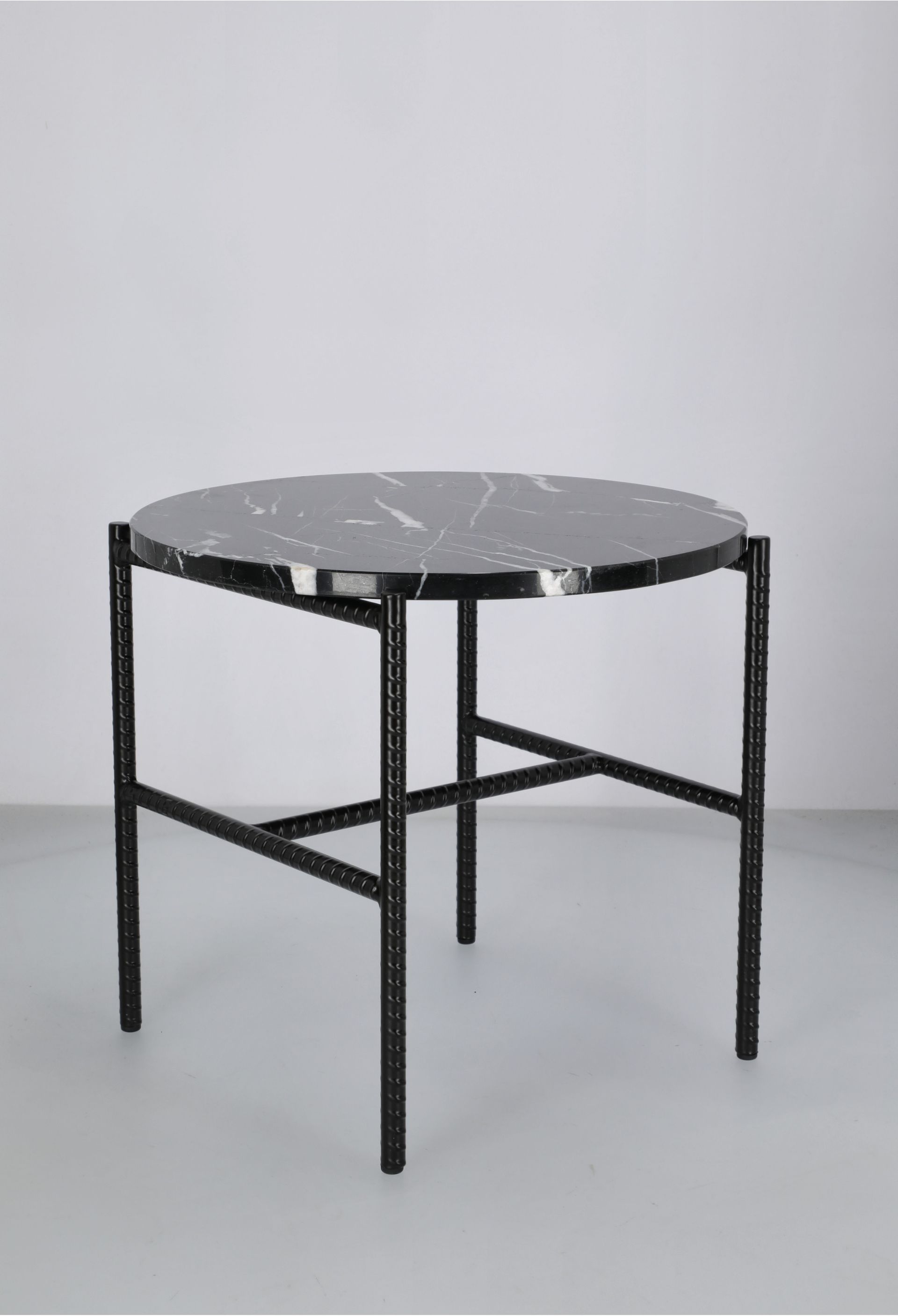 Rebar side table 45 cm, black marble | Franckly