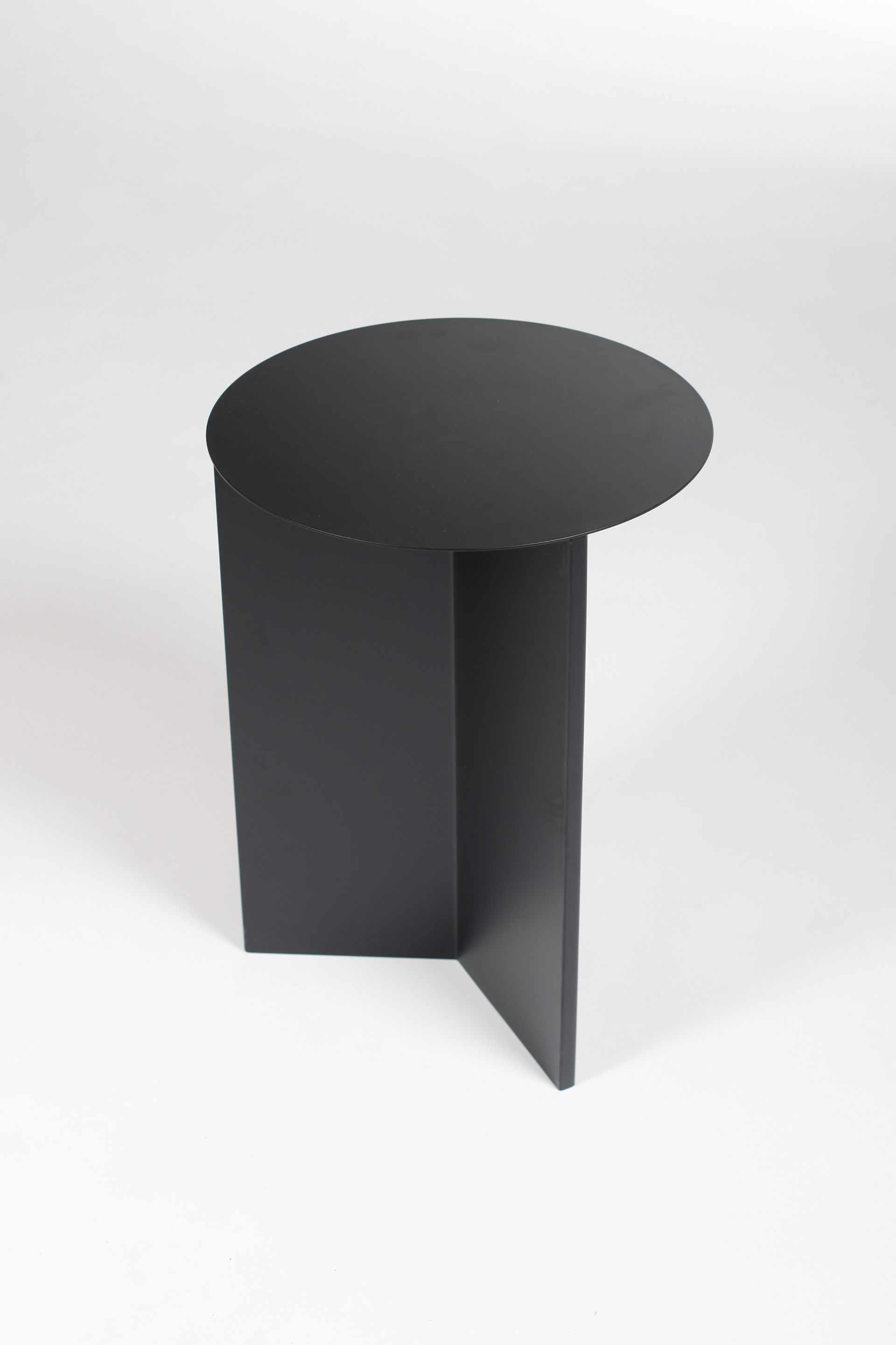 Slit table, 35 cm, high, black | Franckly