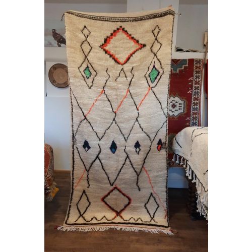 Moroccan Azilal carpet 245cm + fringes at one end | Franckly