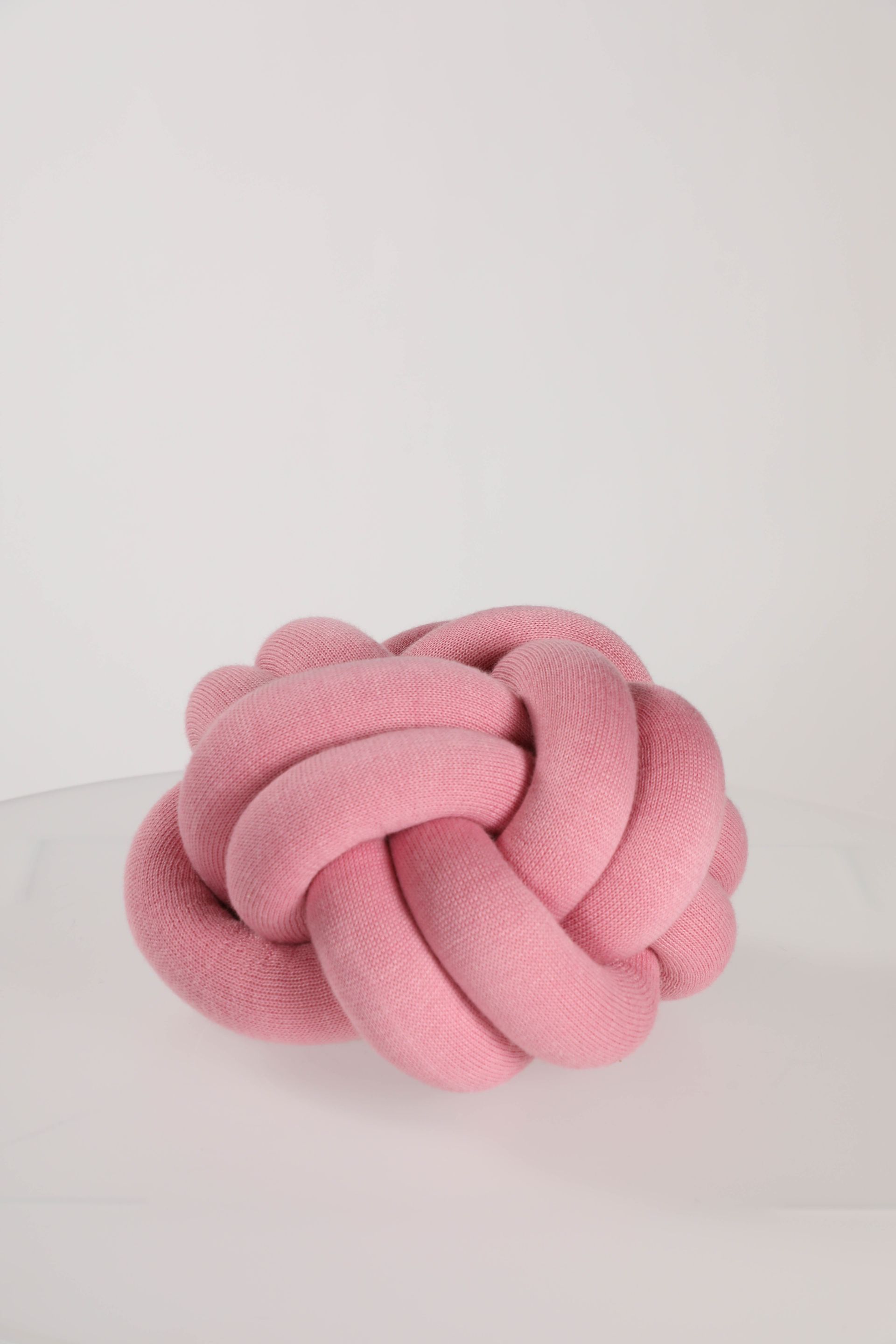 Knot cushion, pink | Franckly