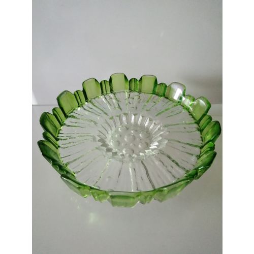 A green Ulpukka platter from Tauno Wirkkala's Kalevala series | Franckly