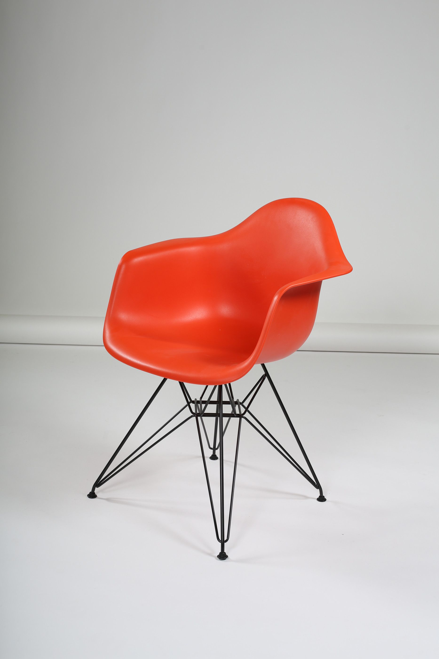 Eames DAR chair, red - basic dark | Franckly