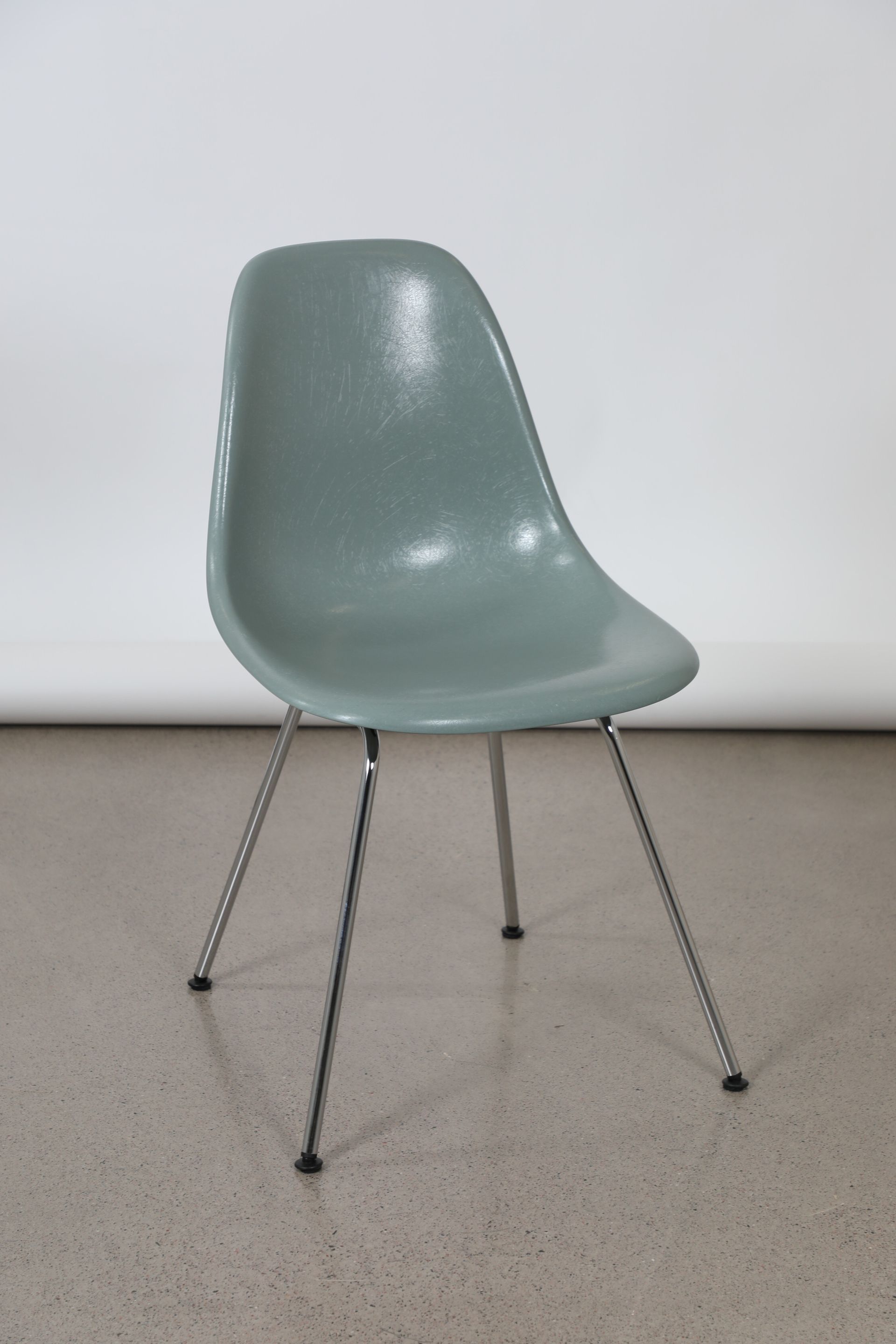 Eames DSX Fiberglass chair, sea foam green - chrome | Franckly