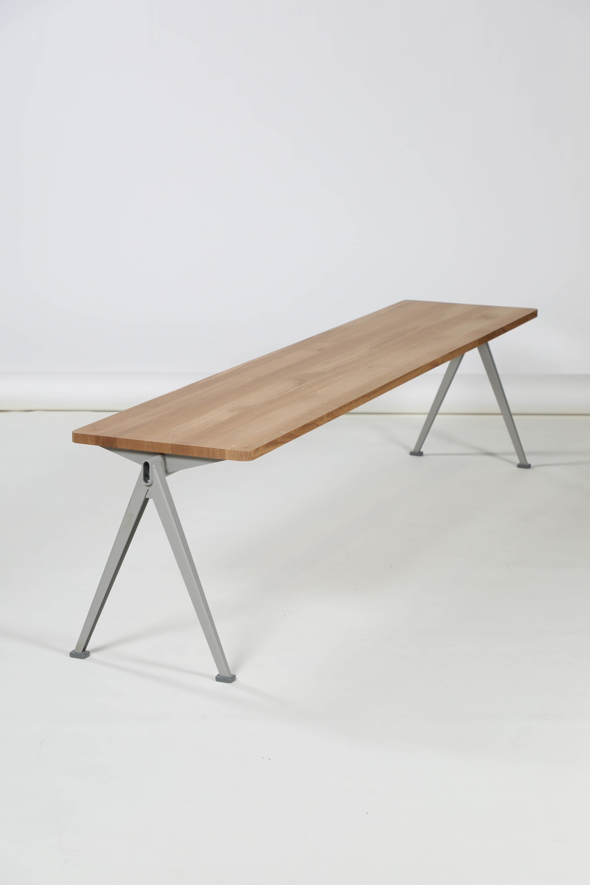 Pyramid bench 11, 200 x 40 cm, beige - matt lacquered oak | Franckly