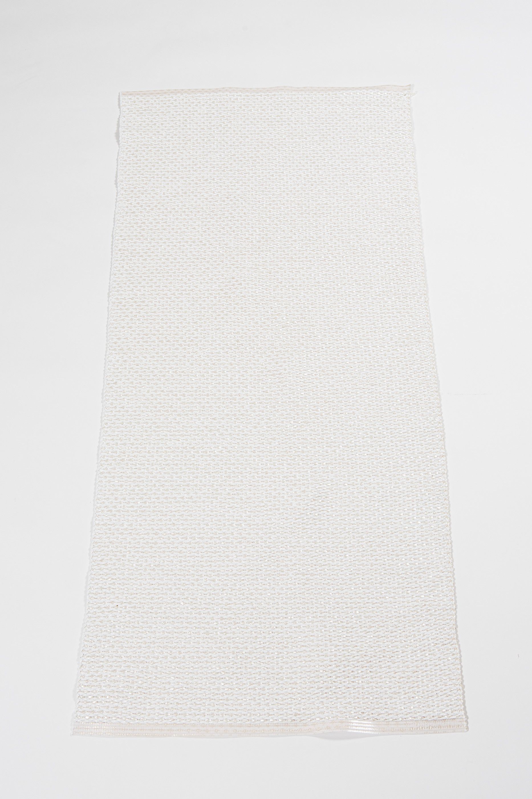Svea rug, 70 x 160 cm, white metallic | Franckly