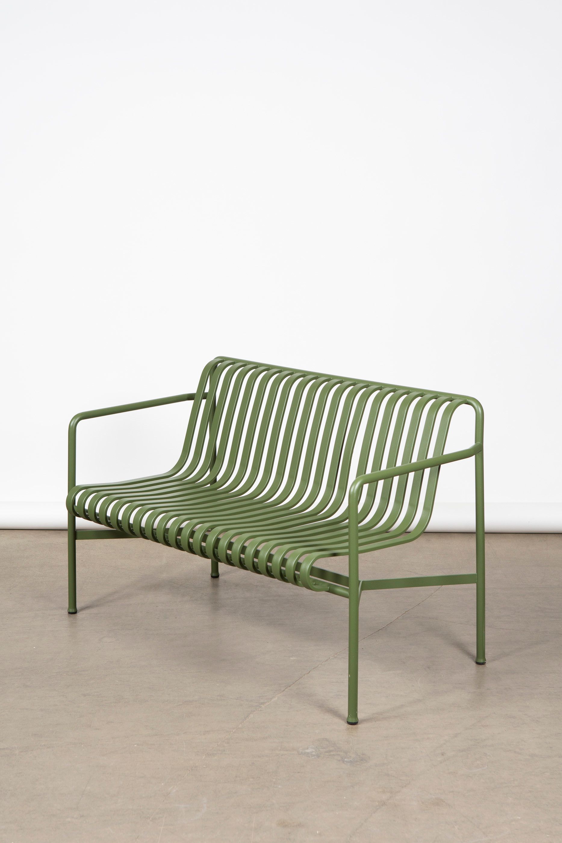 Palissade dining bench, olive | Franckly