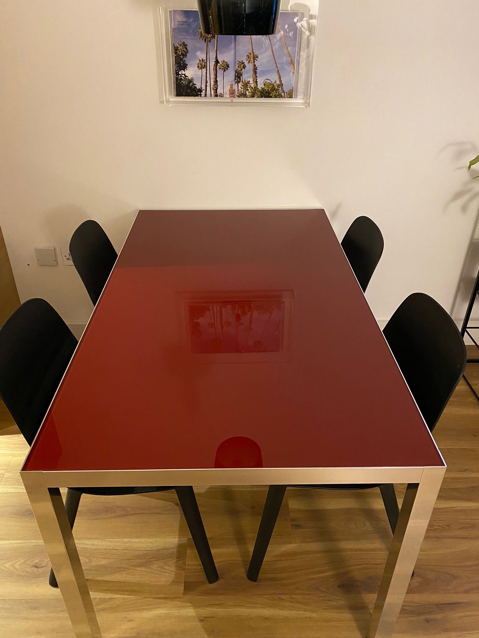 Lim dining table, 140 x 80 cm, red - anodised aluminium | Franckly