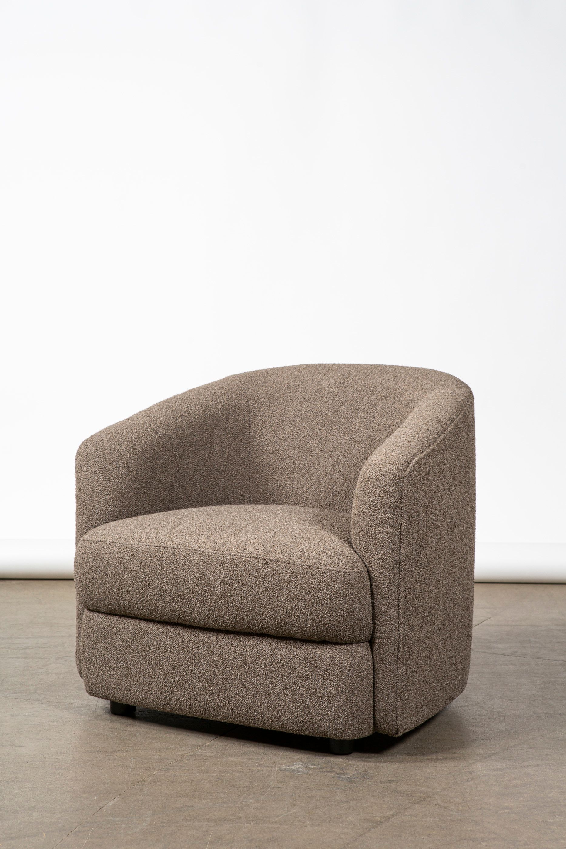 Covent lounge chair, dark taupe | Franckly
