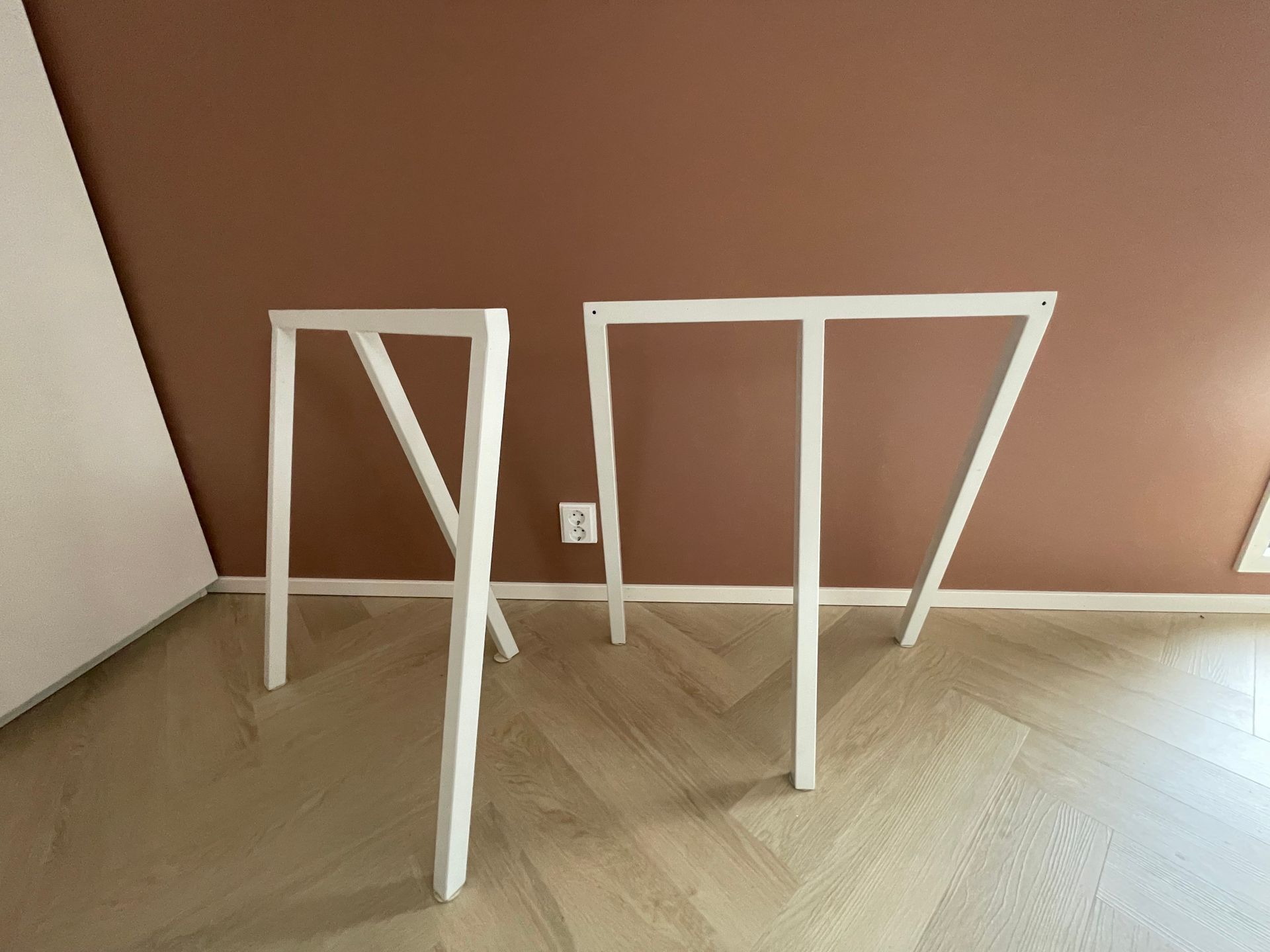 Loop Stand frame, 2 pcs, white | Franckly
