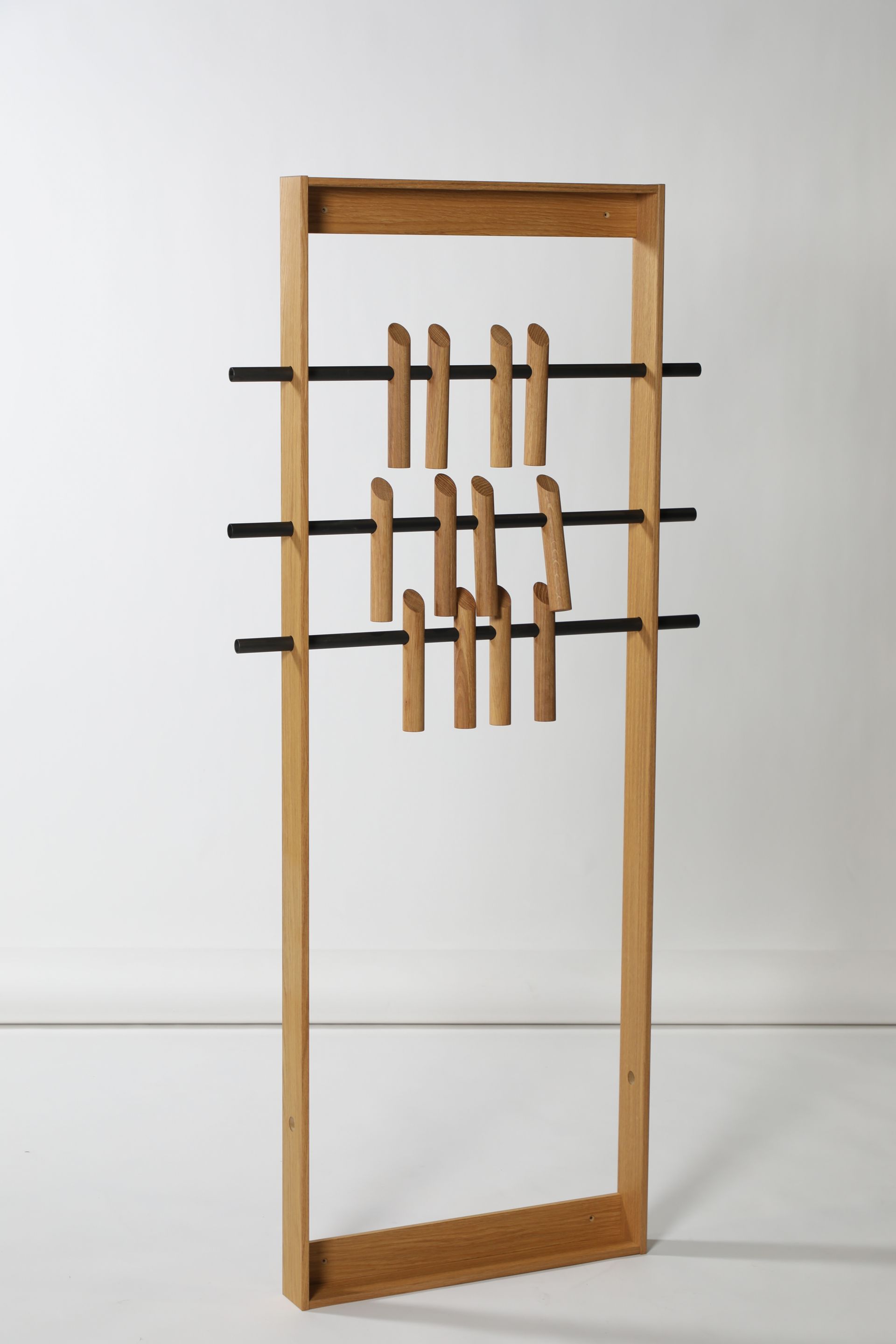 Coat Frame, oak | Franckly