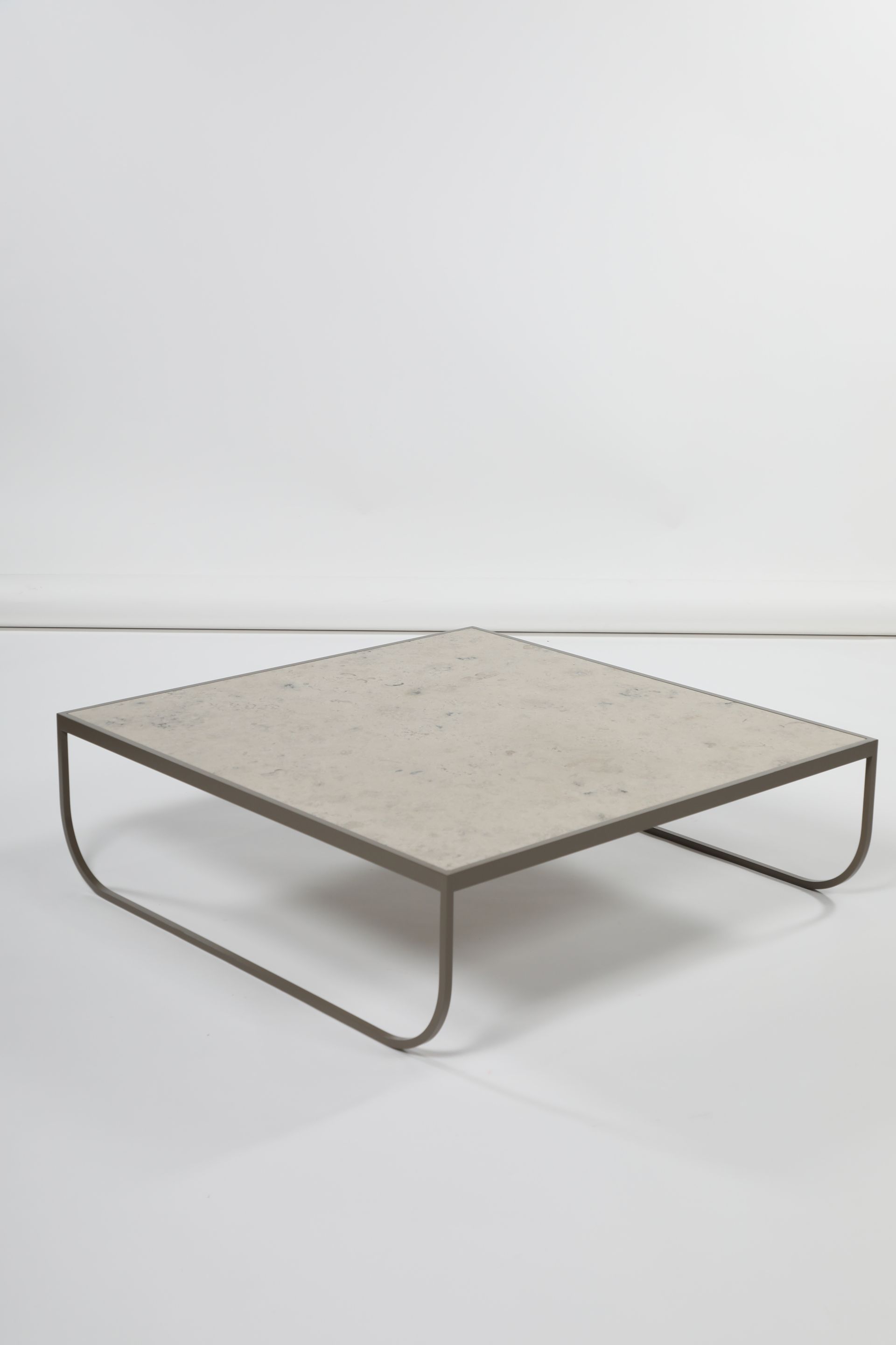 Tati coffee table, 90 cm, low, nougat - Carrara | Franckly