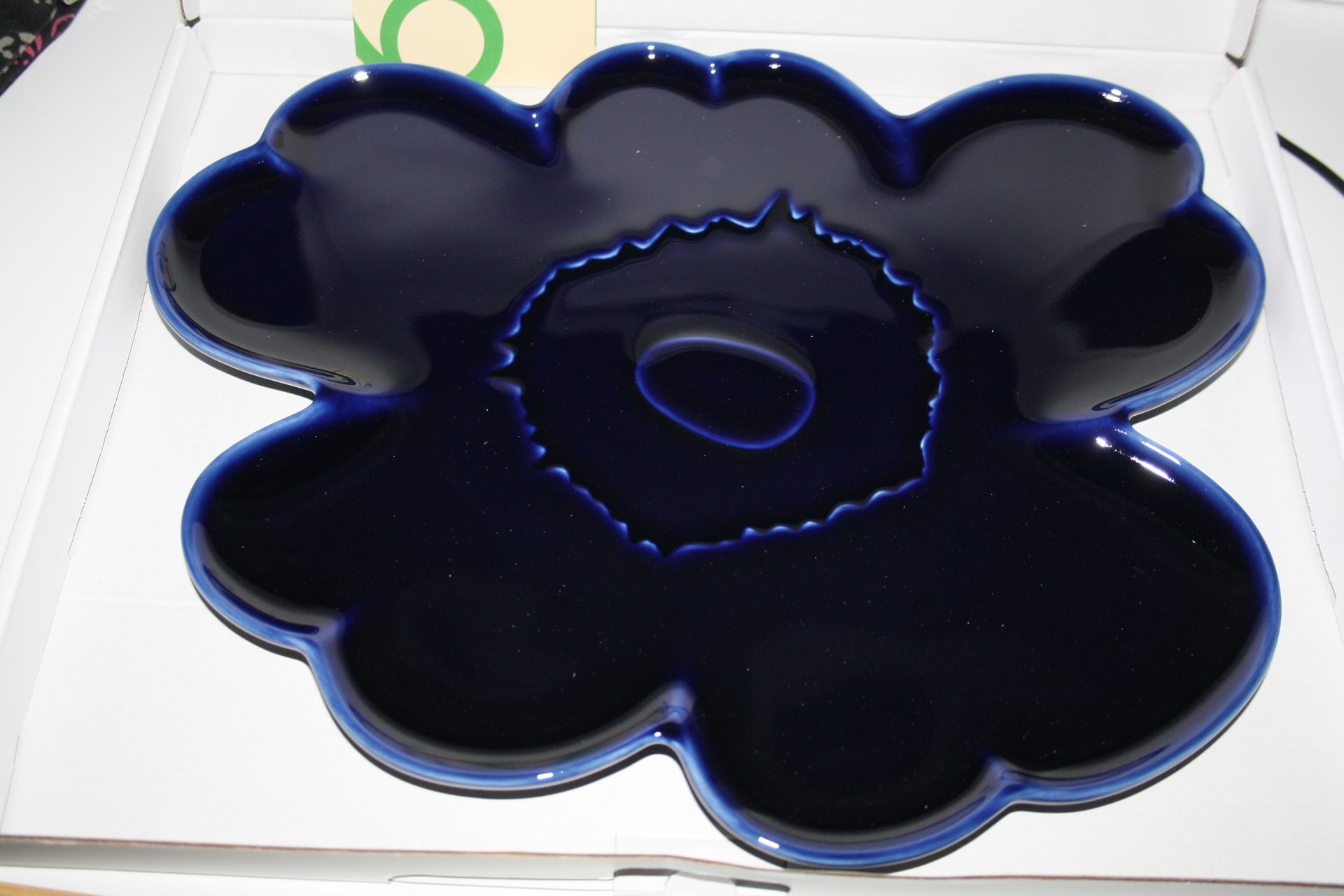 Unikko Shape plate, 32 cm, cobalt | Franckly