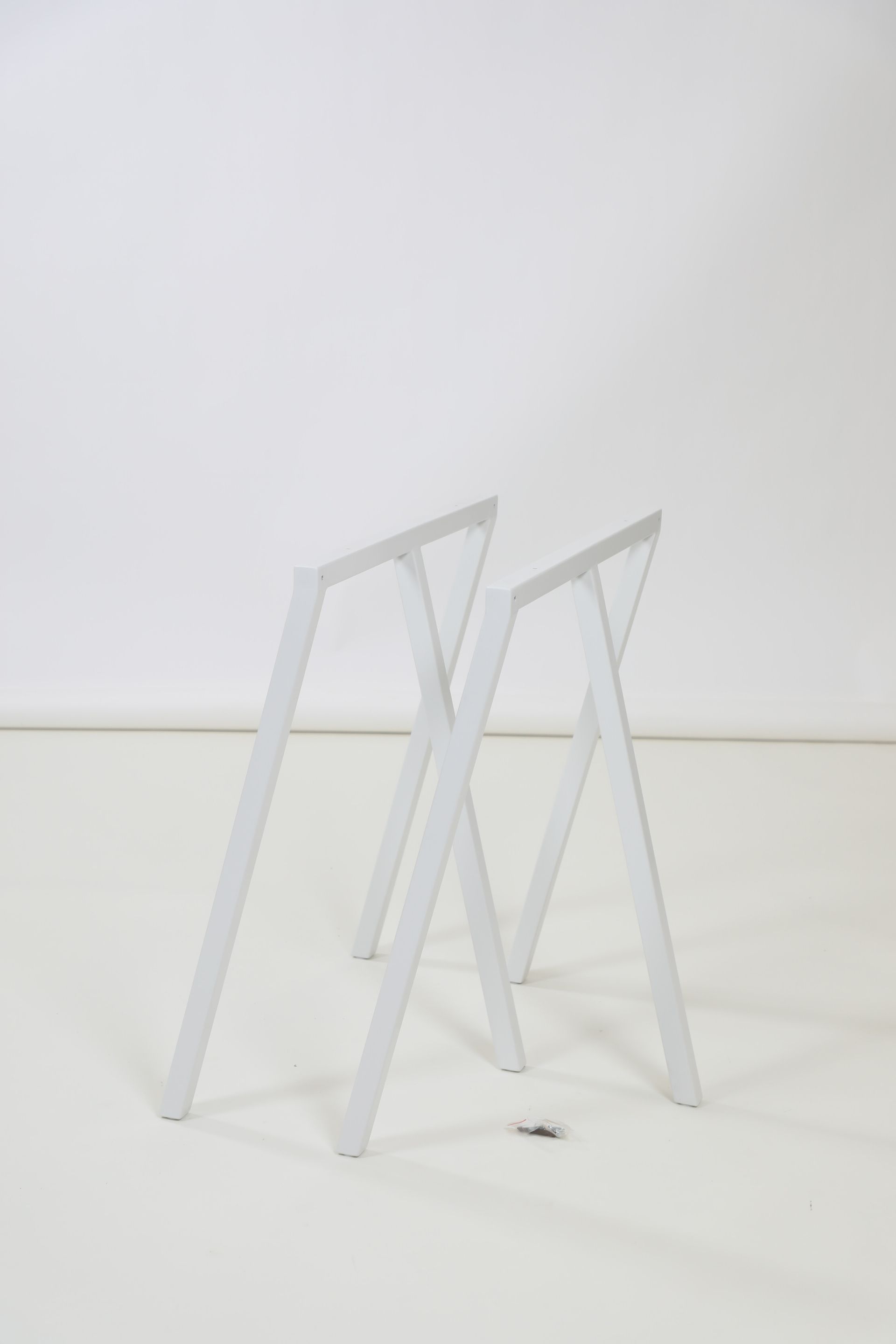 Loop Stand frame, 2 pcs, white | Franckly