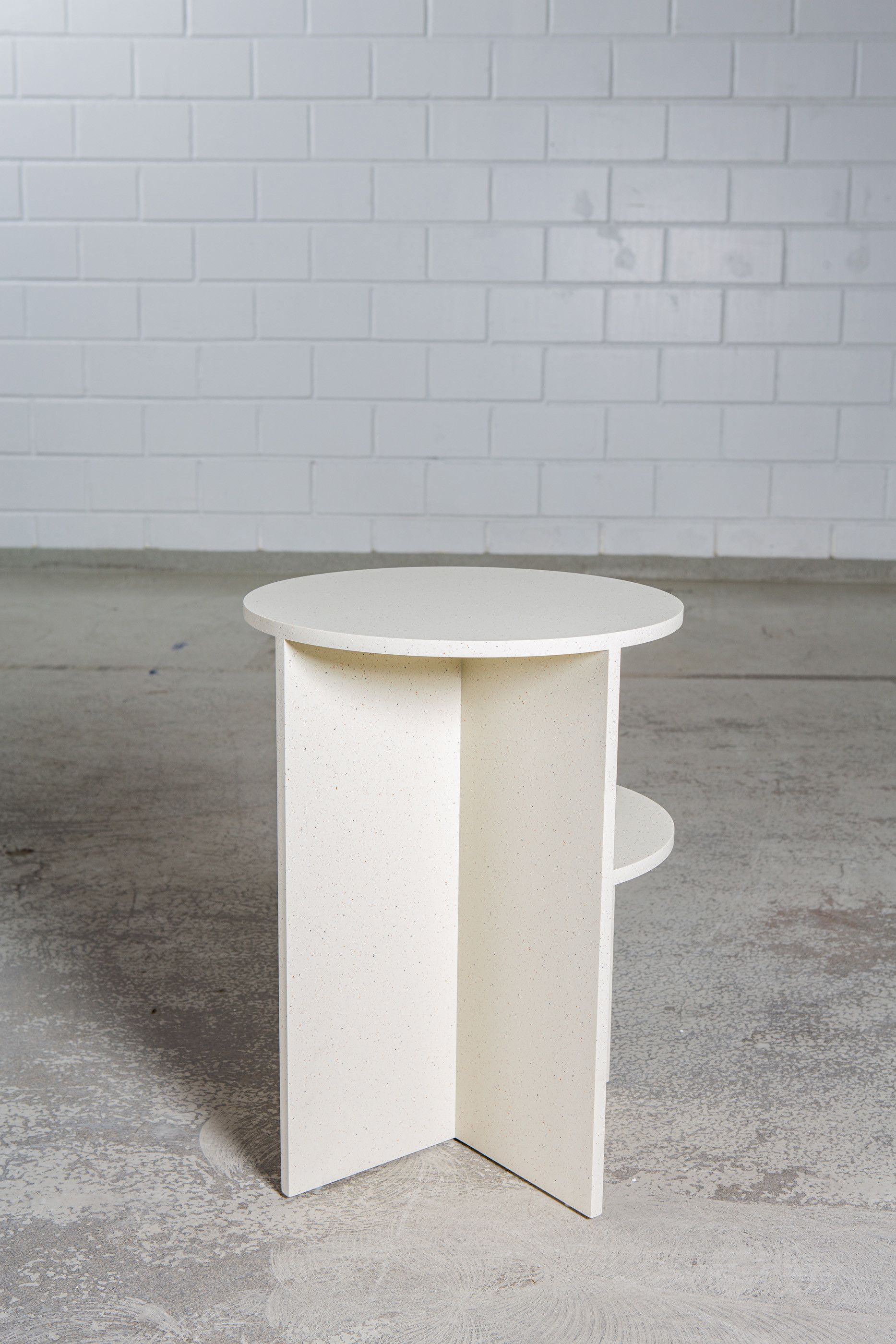 Halves side table, sand | Franckly